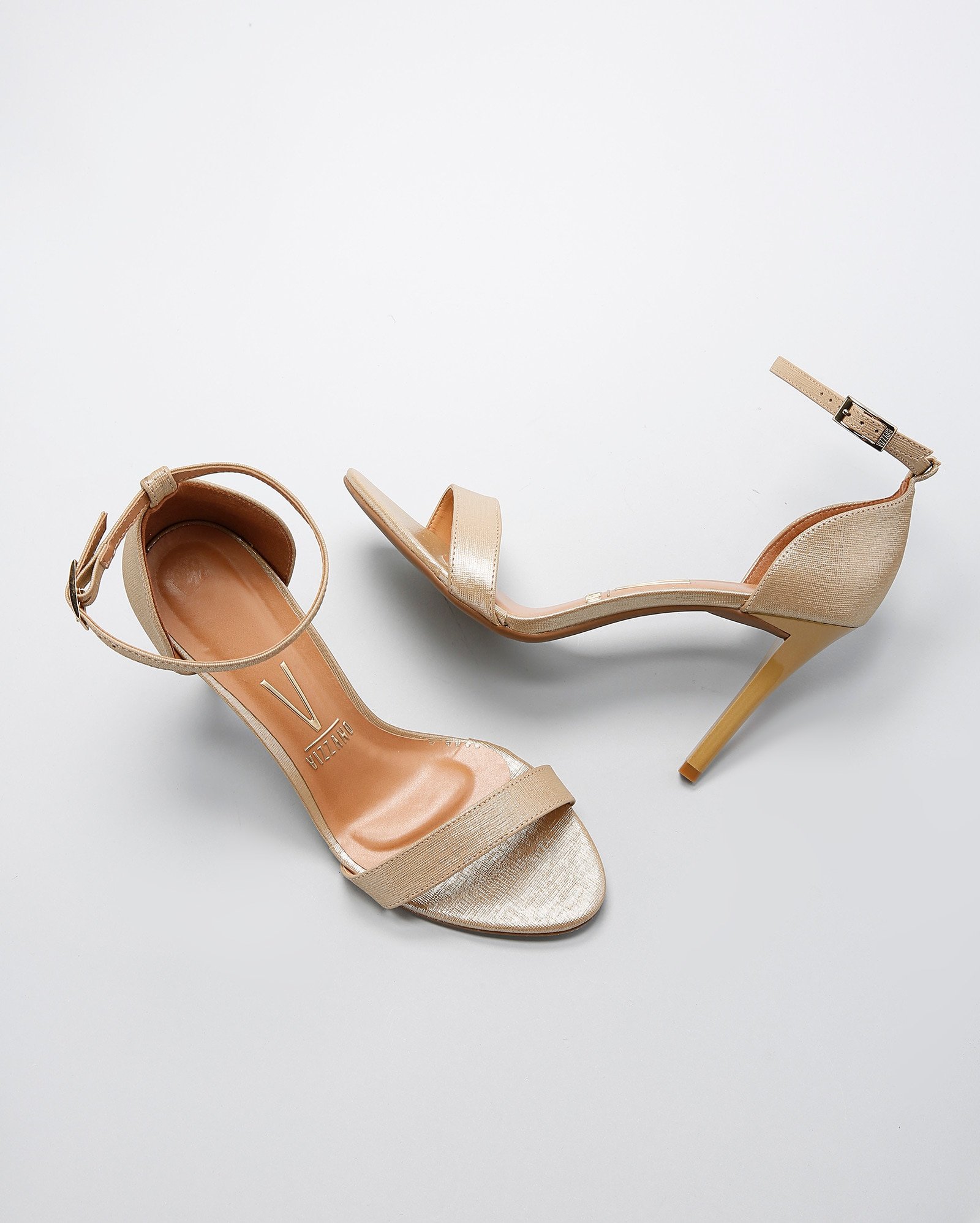 Riachuelo | Sandália Salto Fino Sintético Vizzano - Dourado