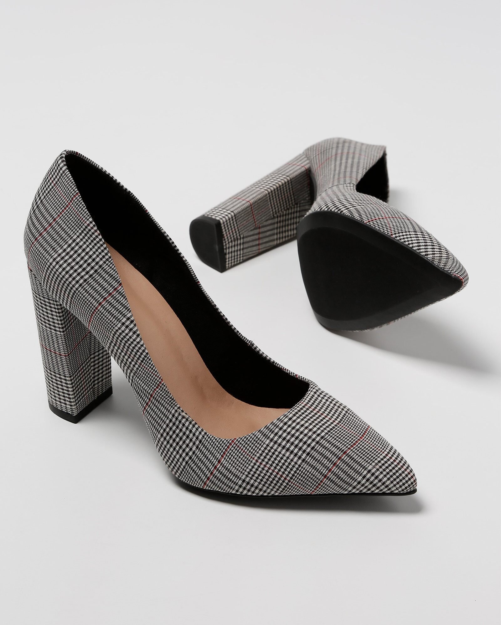 Riachuelo | Sapato Scarpin Xadrez Príncipe de Gales Anne Kanner - Branco
