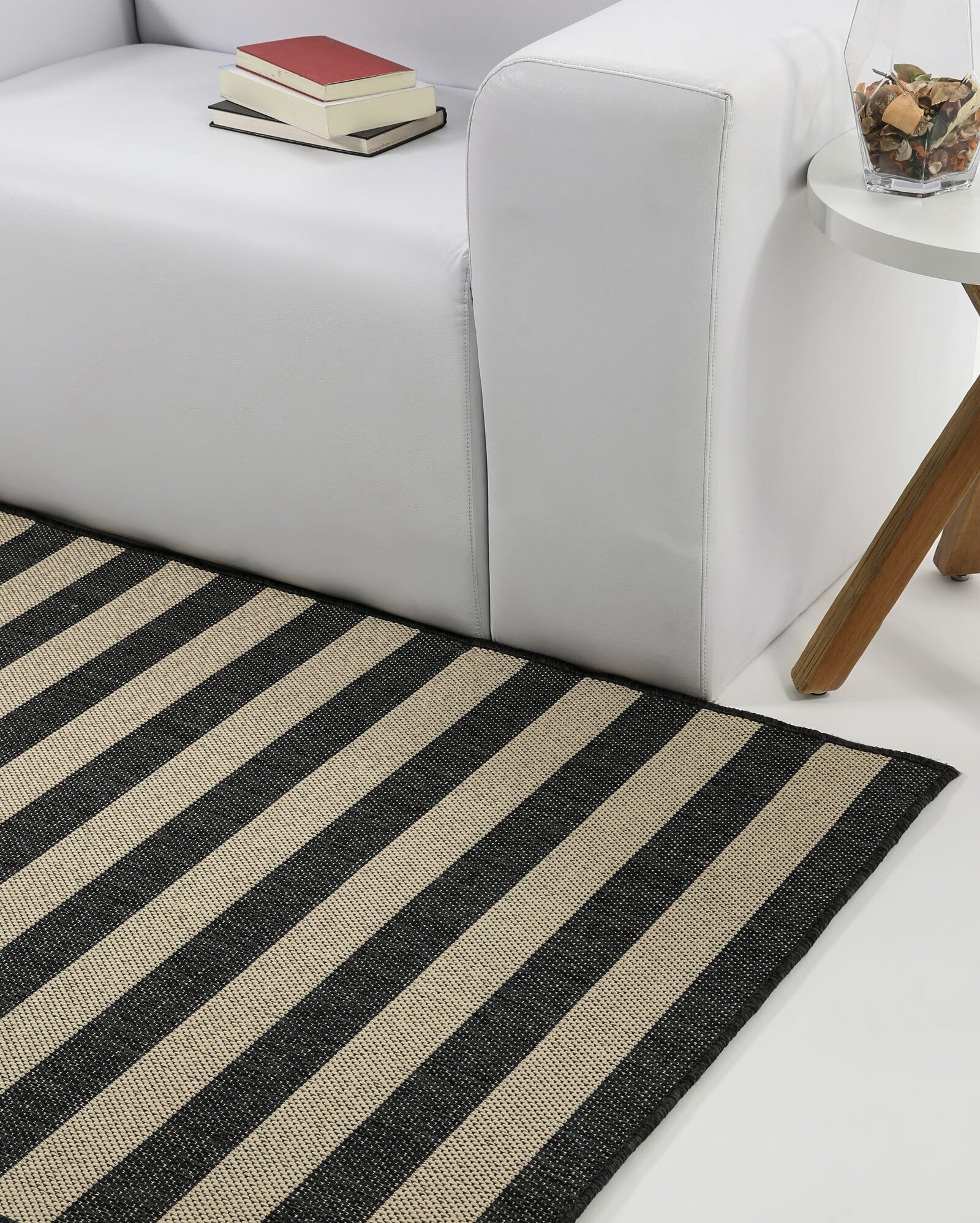 Riachuelo | Tapete Black Strips 100x150cm