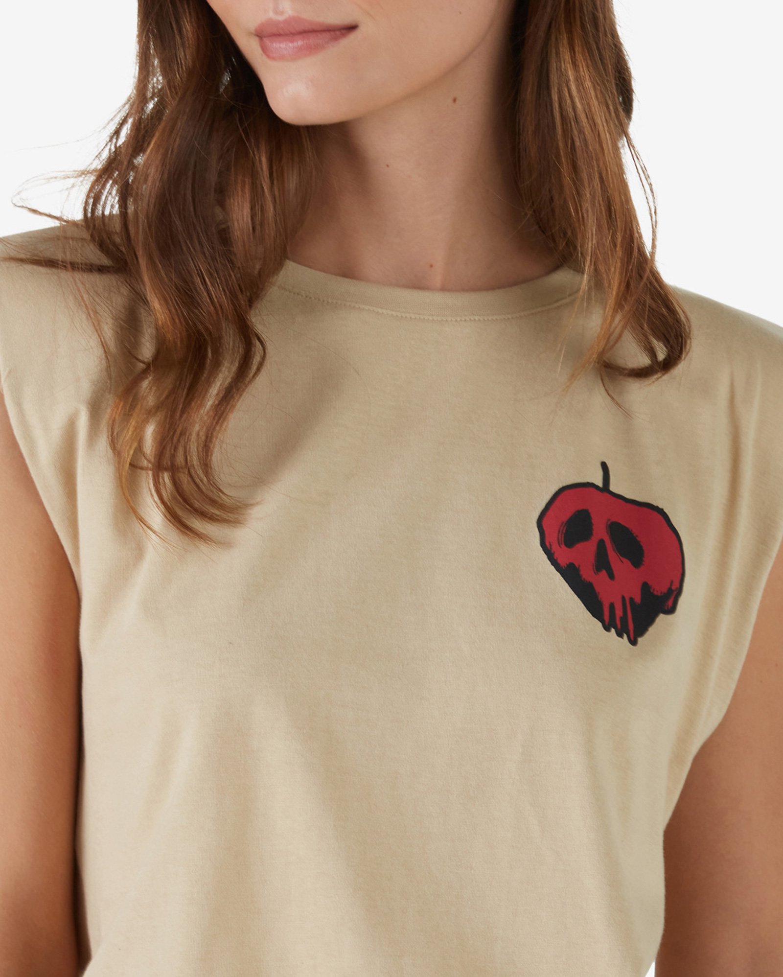 Riachuelo | Camiseta Feminina Muscle Tee Branca de Neve Maça Envenenada ...