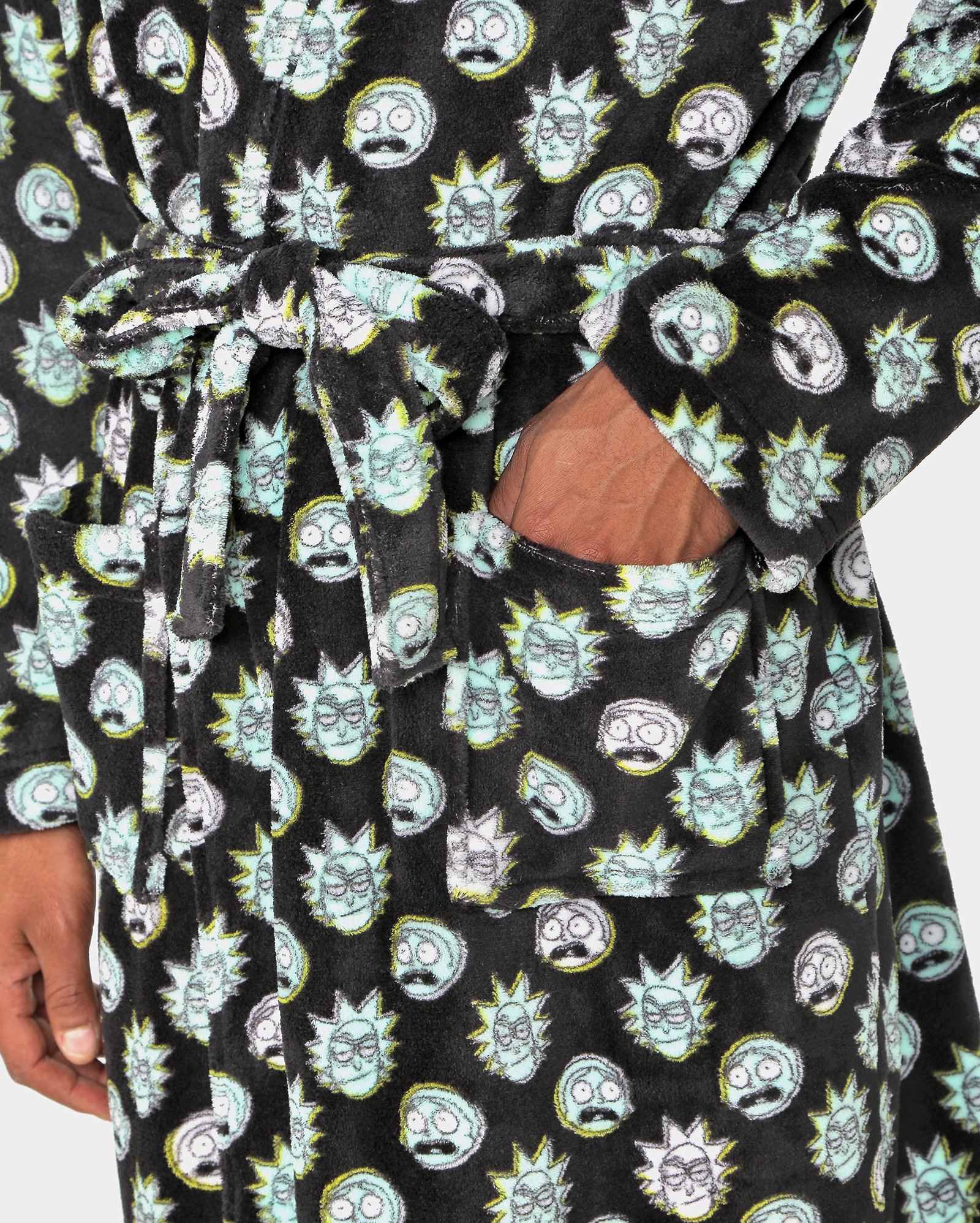 Riachuelo | Robe masculino transpassado em fleece rick and morty preto ...