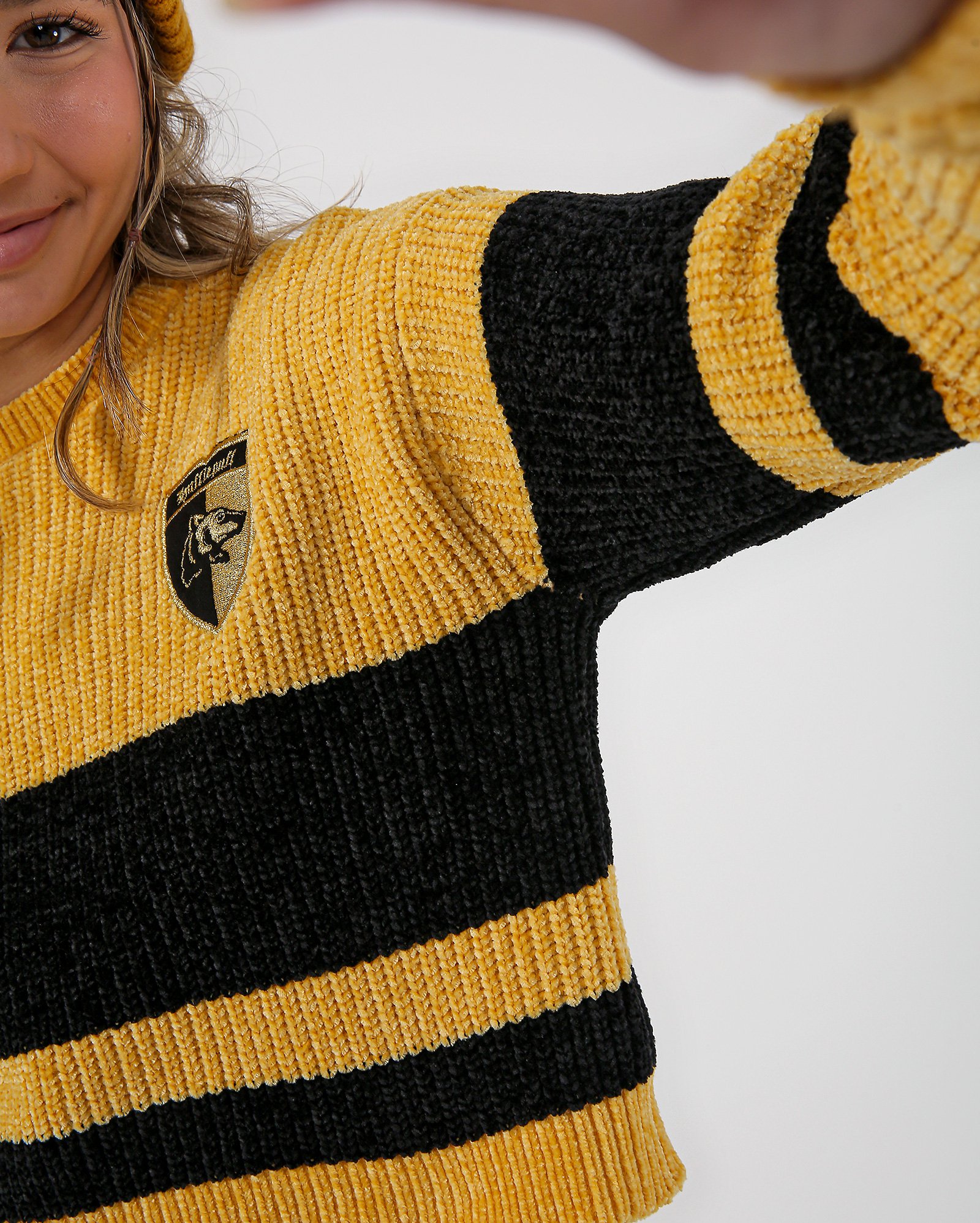 Riachuelo | Suéter juvenil curto Lufa Lufa Harry Potter amarelo ...