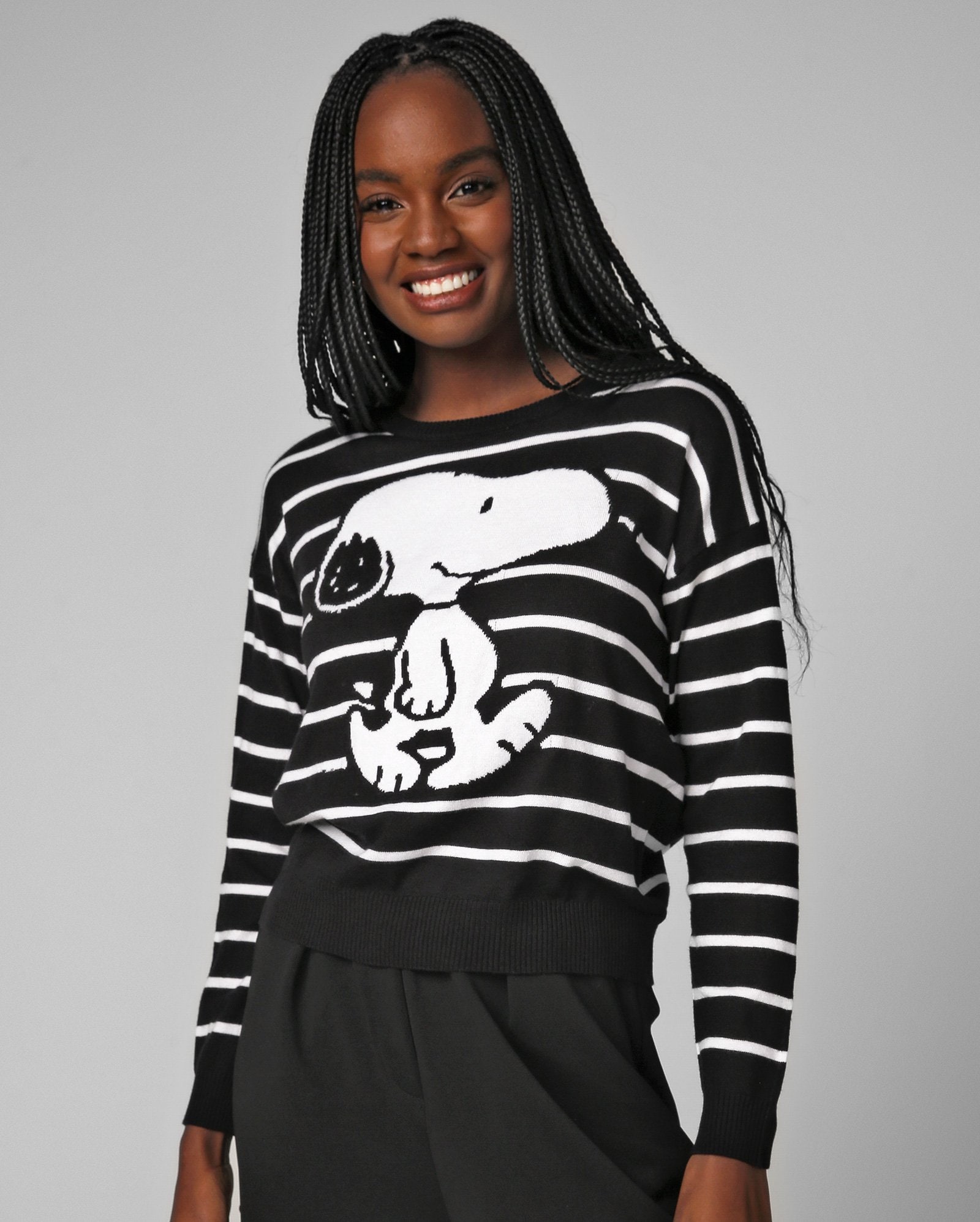 Riachuelo | Suéter feminino listrado snoopy preto | Peanuts