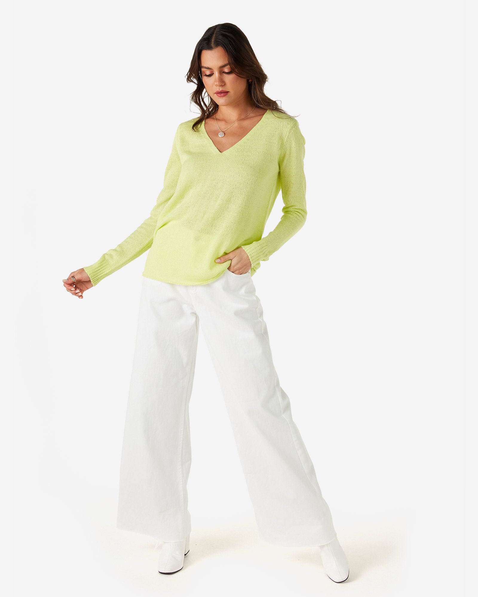 Riachuelo | Suéter Feminino Alongado Decote V Tricot Verde Neon AK by ...