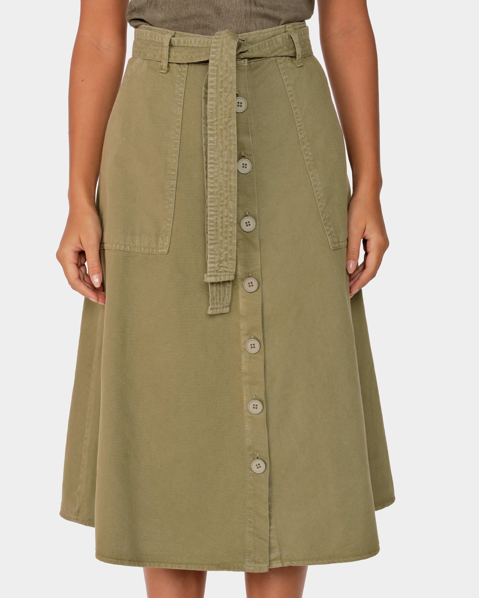 Riachuelo | Saia Jeans Color Midi Feminina Evasê Amarração Verde Oliva ...