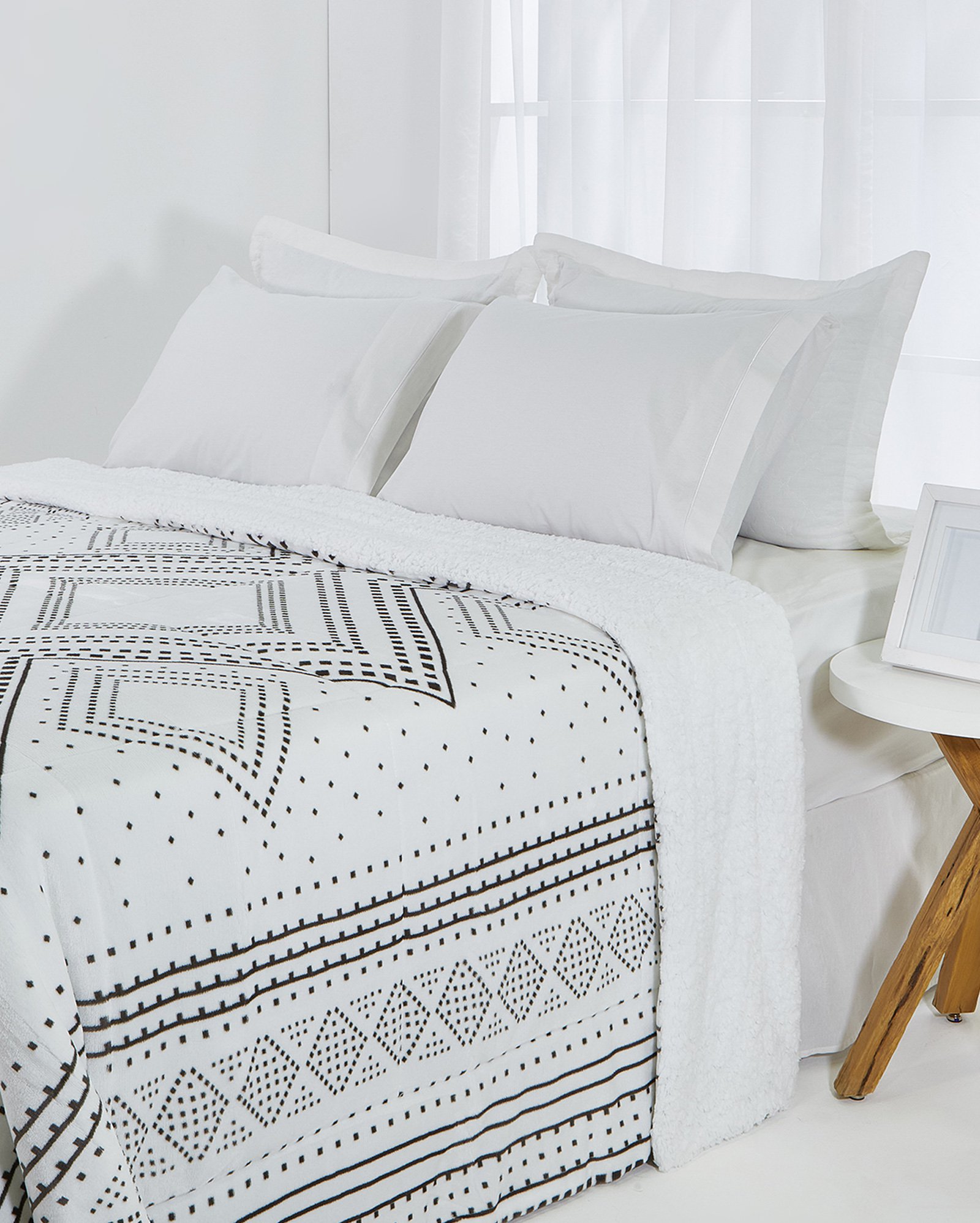 Riachuelo | Edredom Queen Sherpa Cassie Branco/Preto Casa Riachuelo