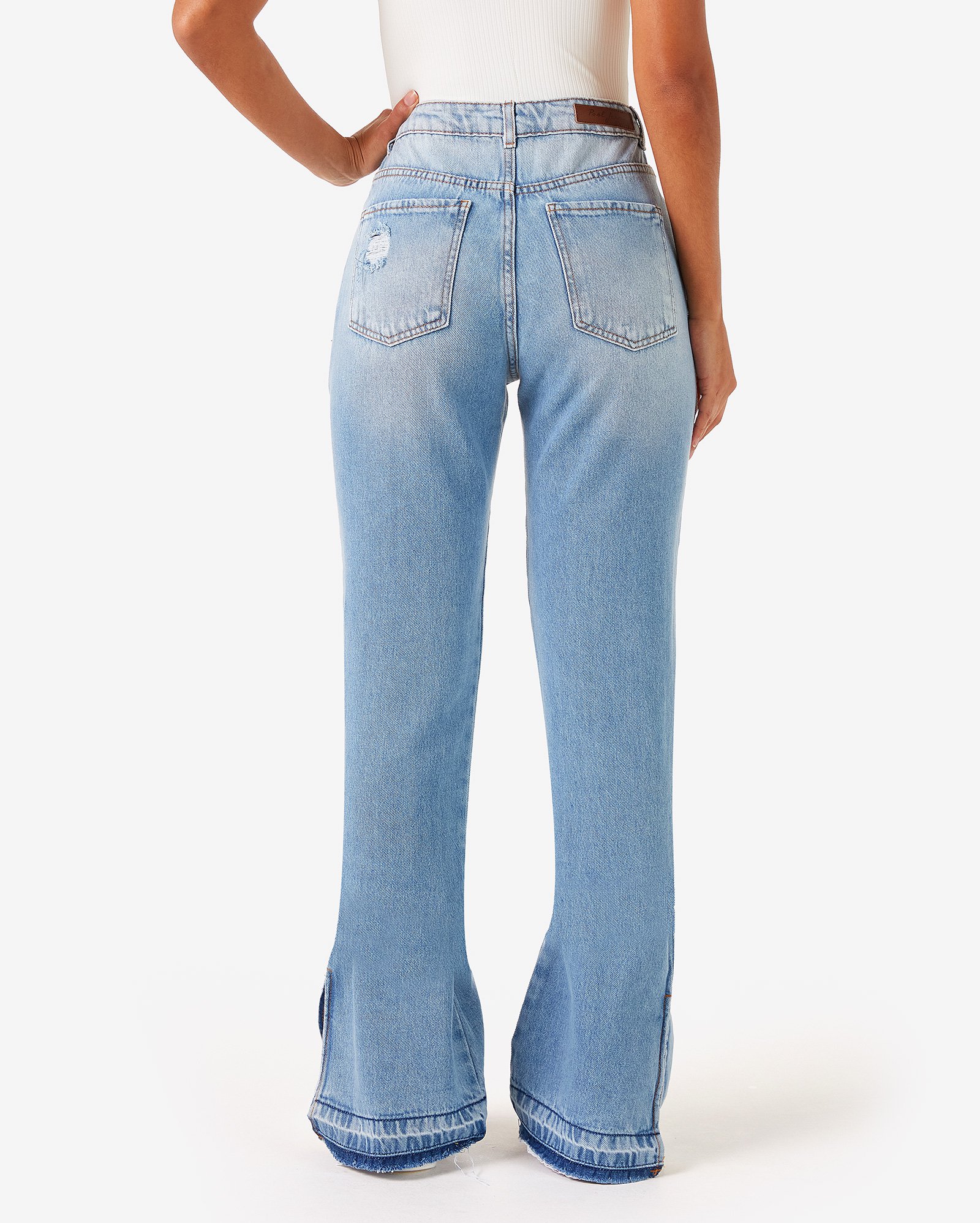 Riachuelo | Calça Jeans Feminina Flare Destroyed Denim Claro Pool by ...
