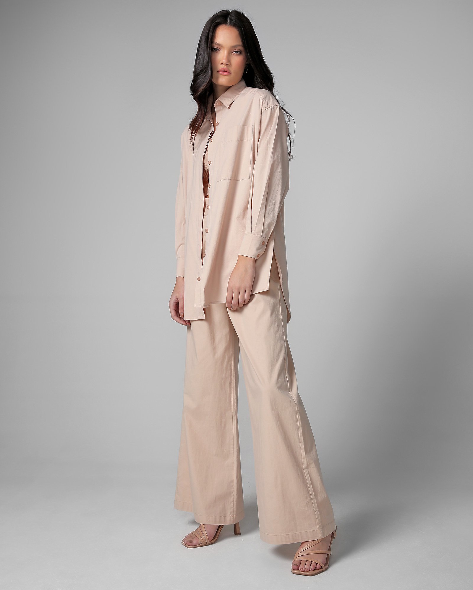 Riachuelo | Camisa Feminina Alongada Manga Longa Bege AK by Riachuelo