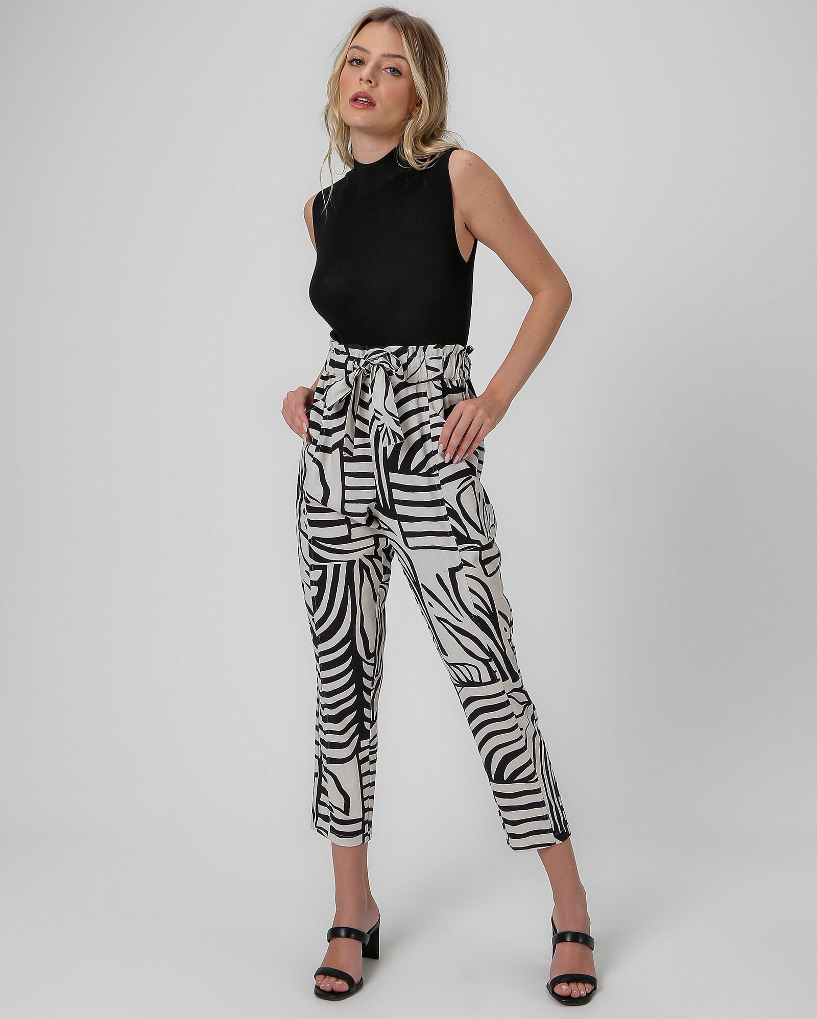 Riachuelo | Calça feminina clochard abstrata bege | AK by Riachuelo