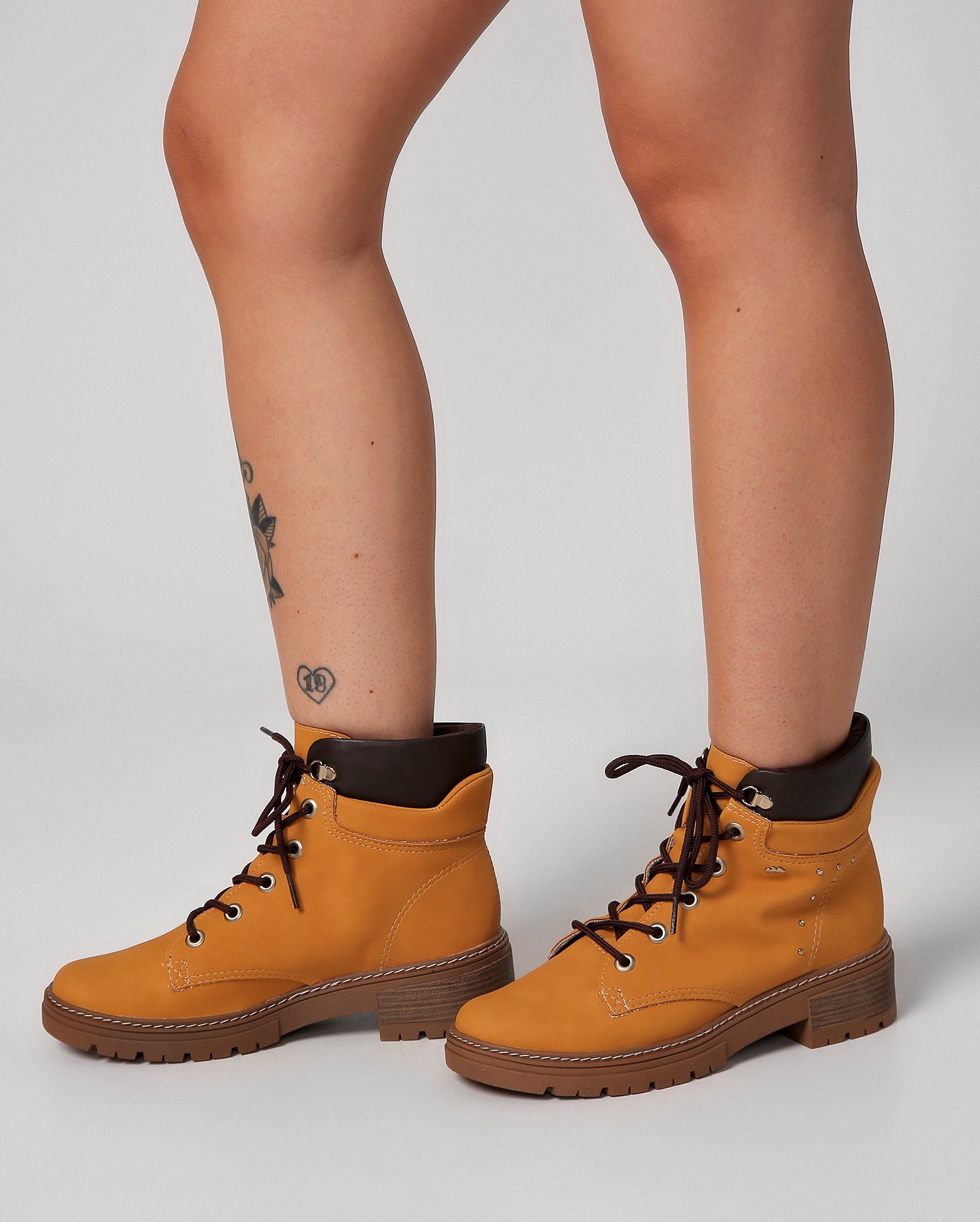 Riachuelo | Bota coturno de nobuck marrom | Dakota