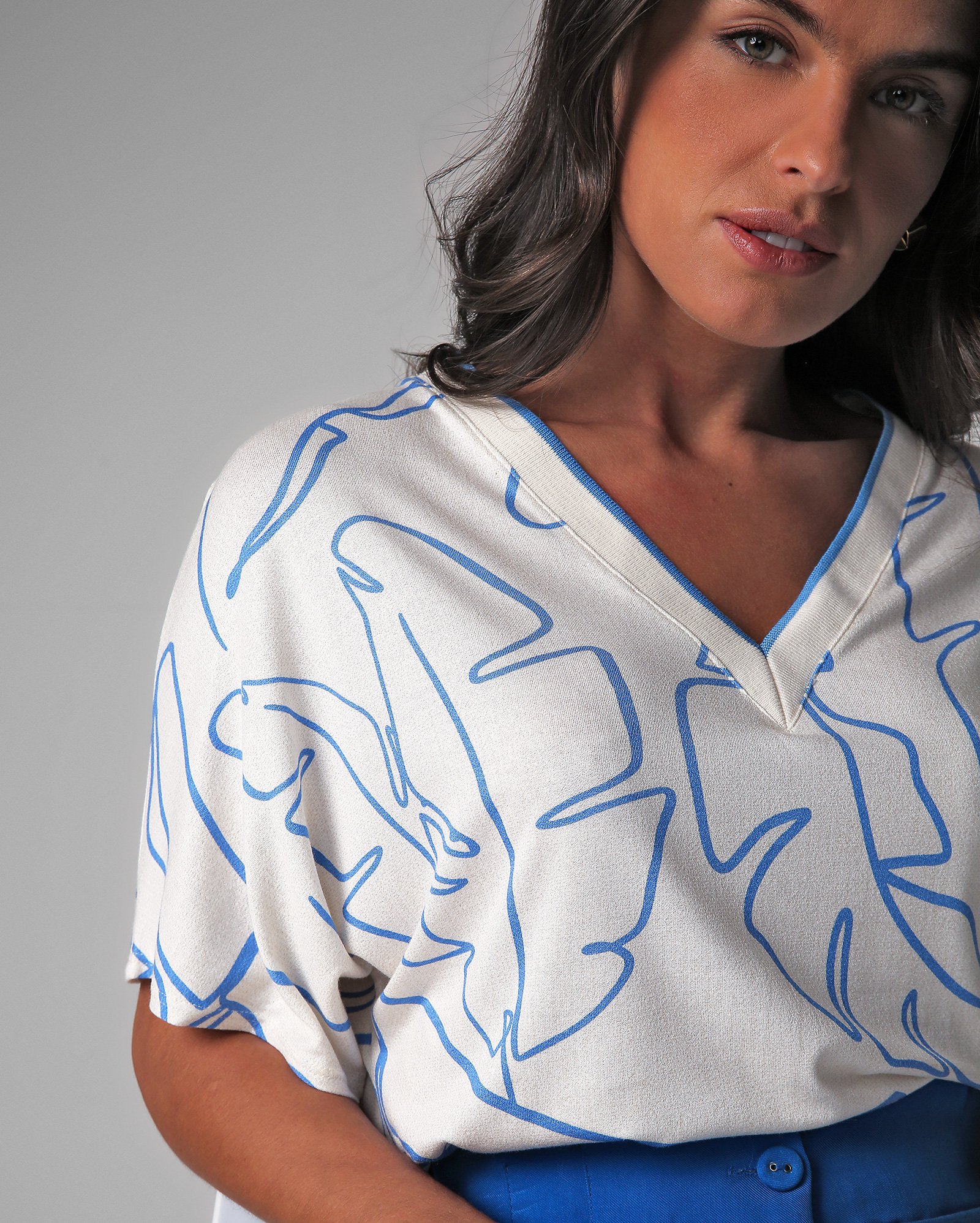 Riachuelo | Blusa feminina decote v folhas branca | AK by Riachuelo