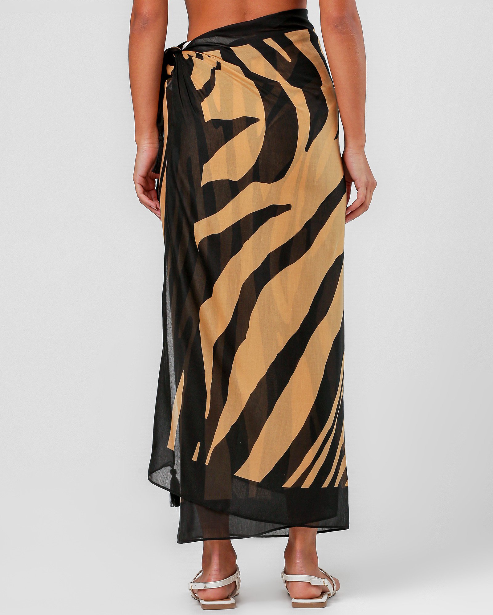 Riachuelo | Canga parêo animal print com tassel preta