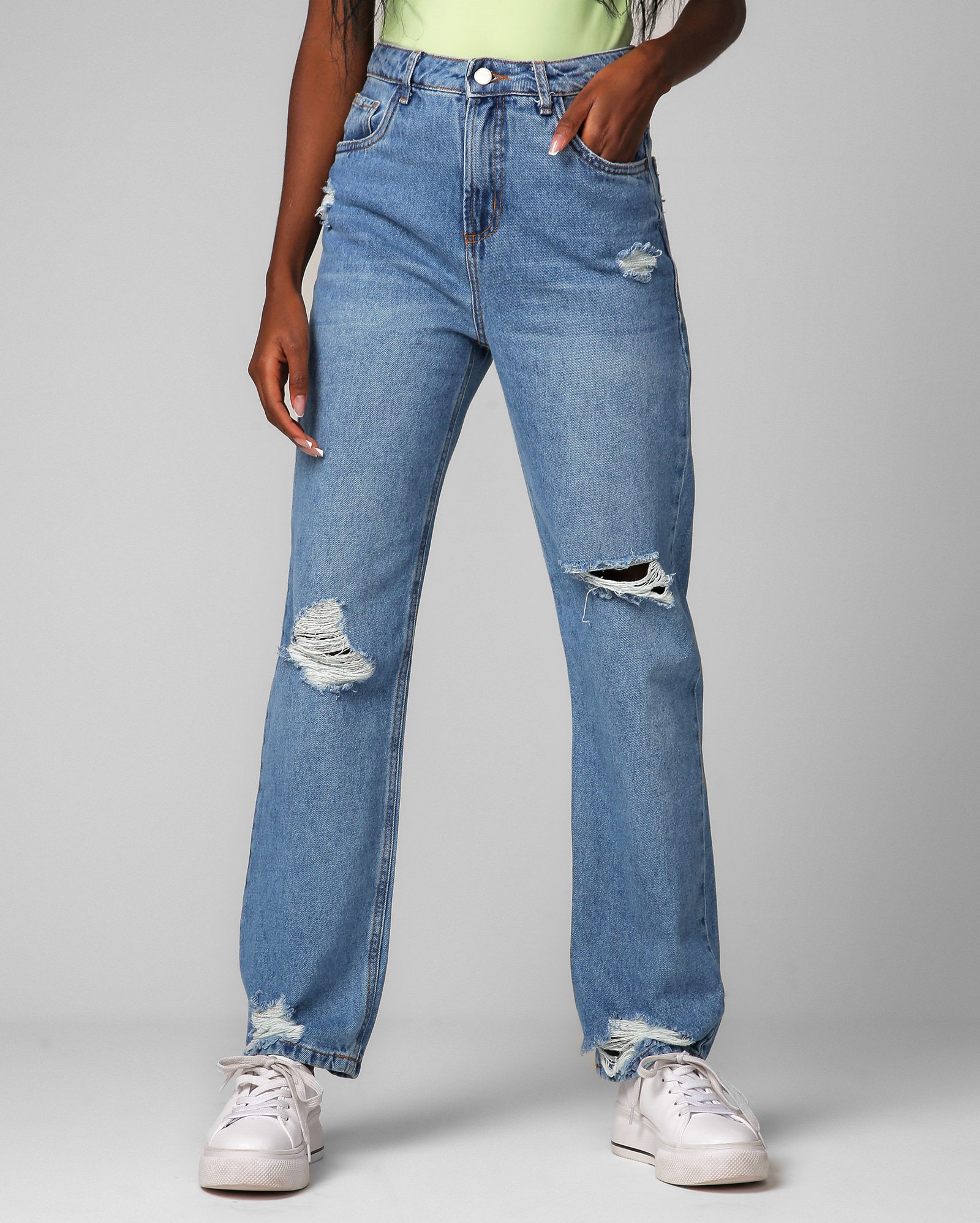 Riachuelo | Calça jeans feminina reta destroyed denim claro | Pool by ...