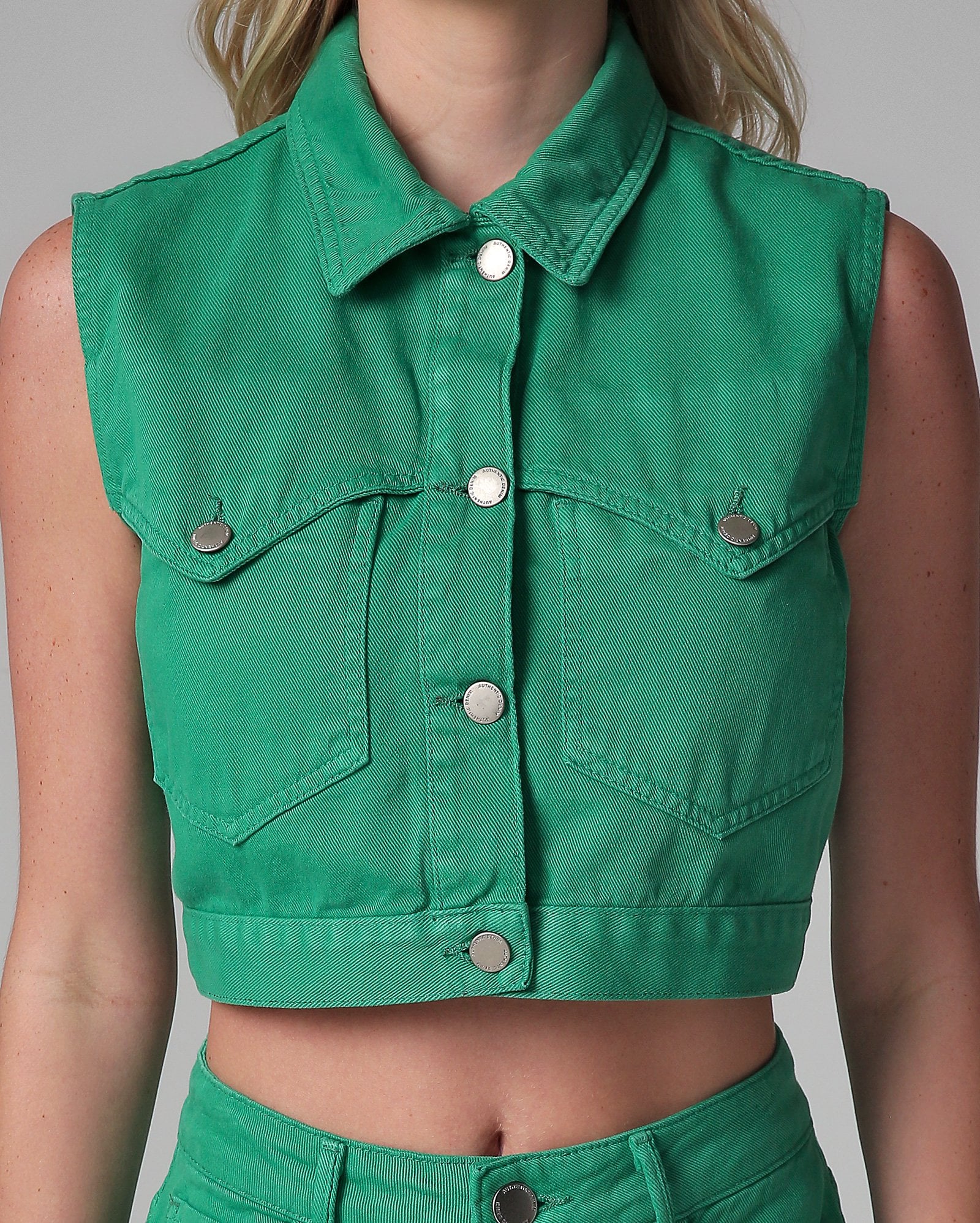 Riachuelo | Colete jeans color cropped verde | Pool by Riachuelo