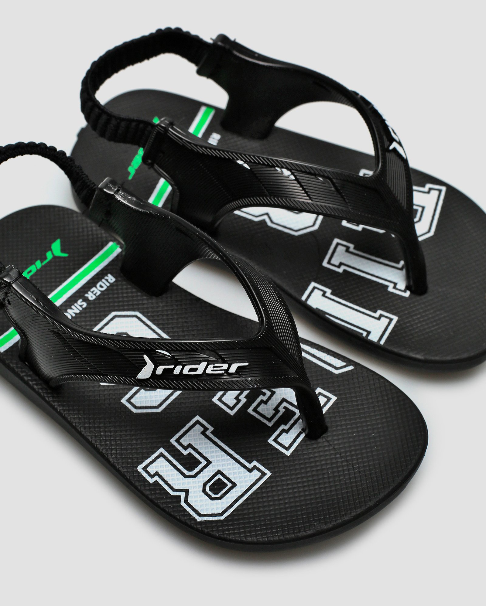 Riachuelo | Chinelo infantil Rider 86 com elástico preto | Grendene