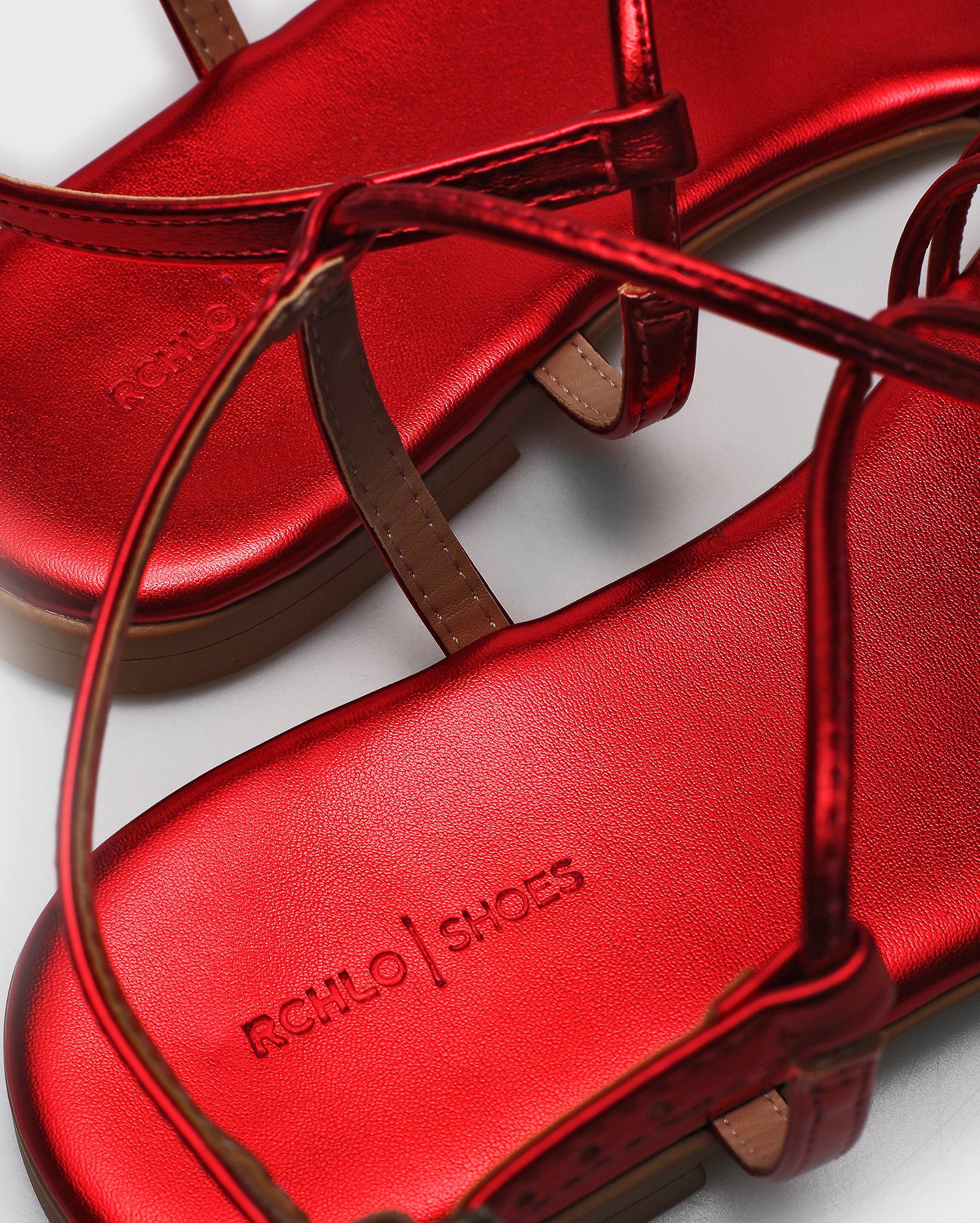 Riachuelo | Sandália feminina rasteira metalizada vermelha | Riachuelo