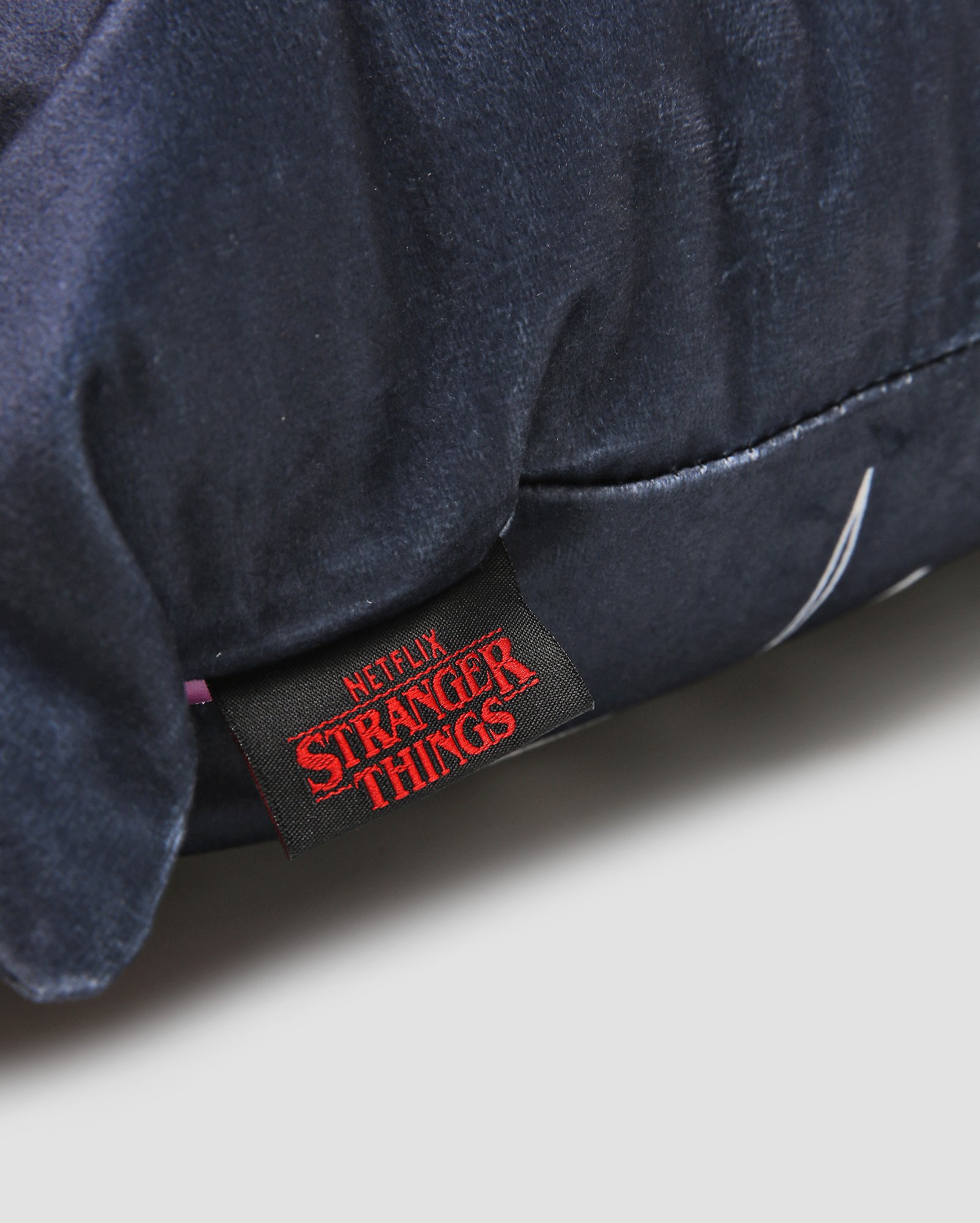 Riachuelo | Almofada Stranger Things azul | Netflix