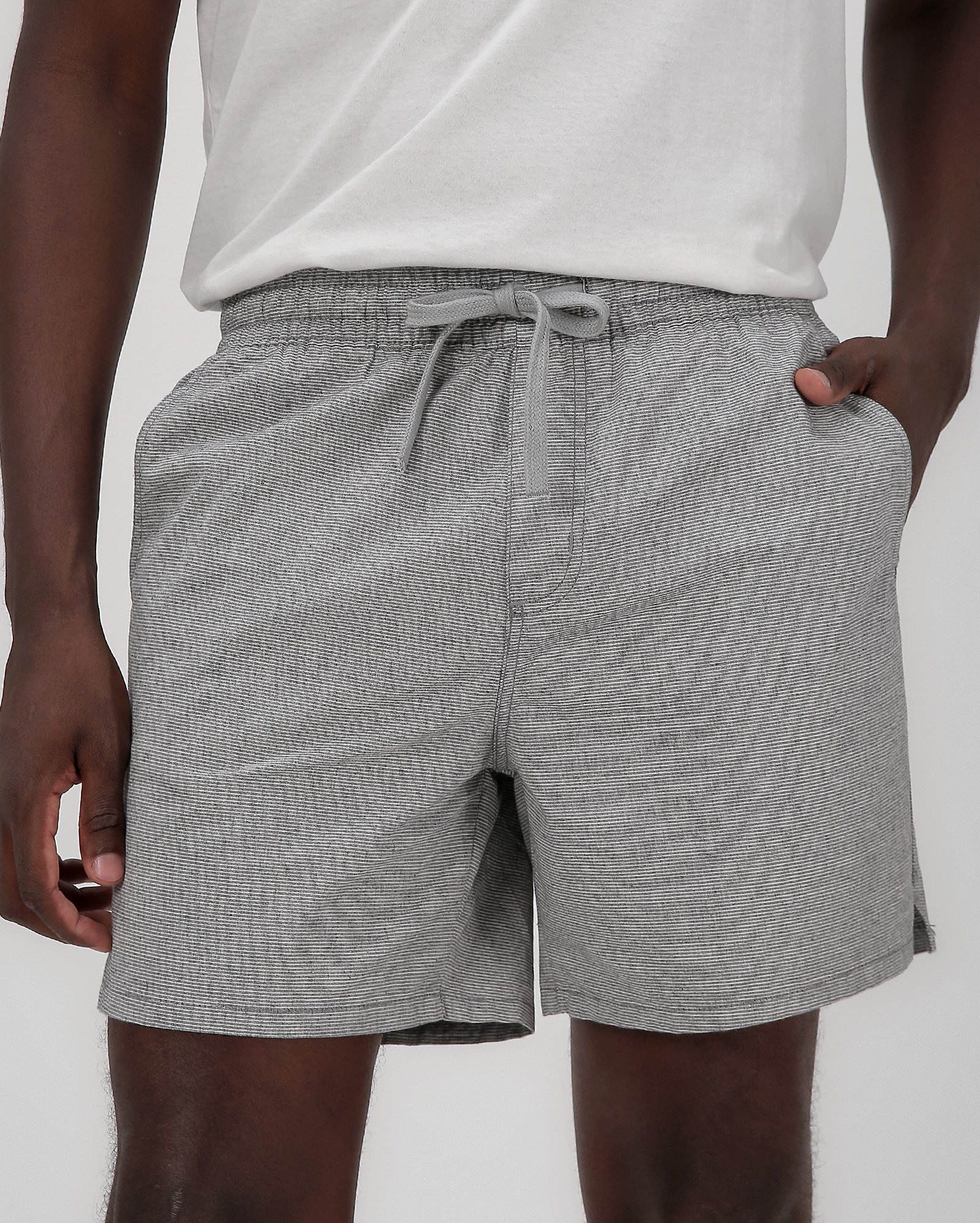 Riachuelo | Short jeans color masculino listrado cinza | Pool by Riachuelo