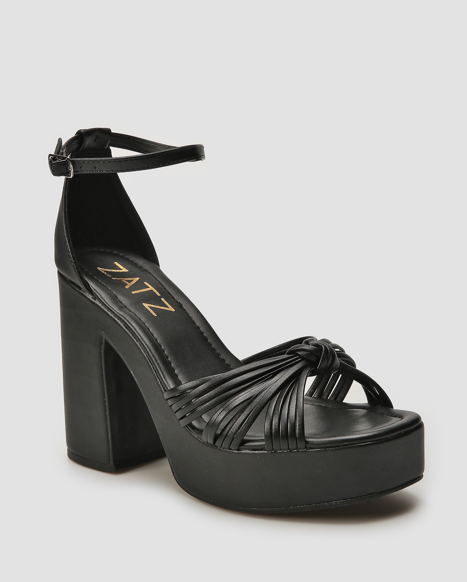 Riachuelo | Sandália feminina meia pata salto grosso preta | Zatz