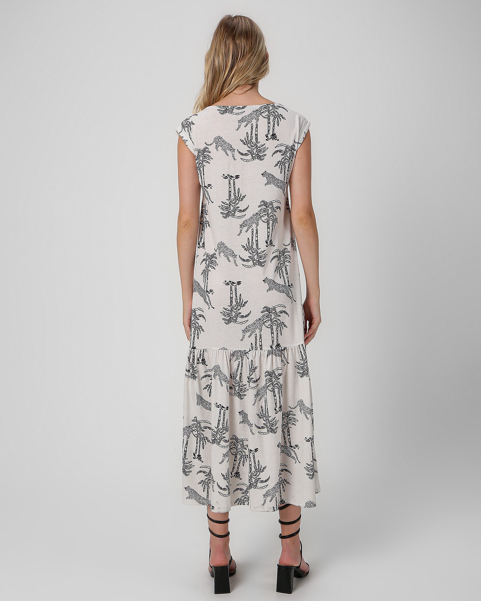 Riachuelo | Vestido longo evasê folhagens e onças off-white | AK by ...