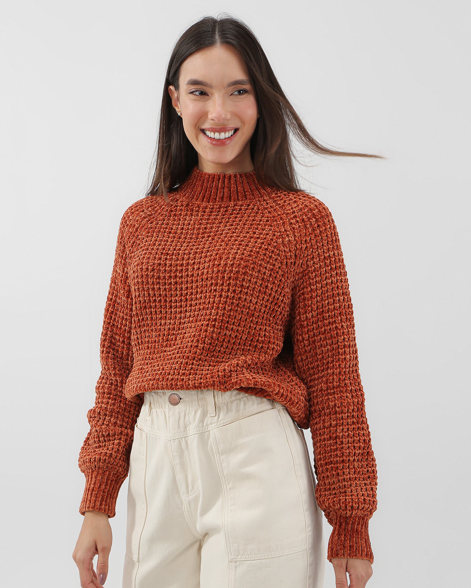 Riachuelo | Suéter feminino de tricot chenille gola média marrom | Pool ...