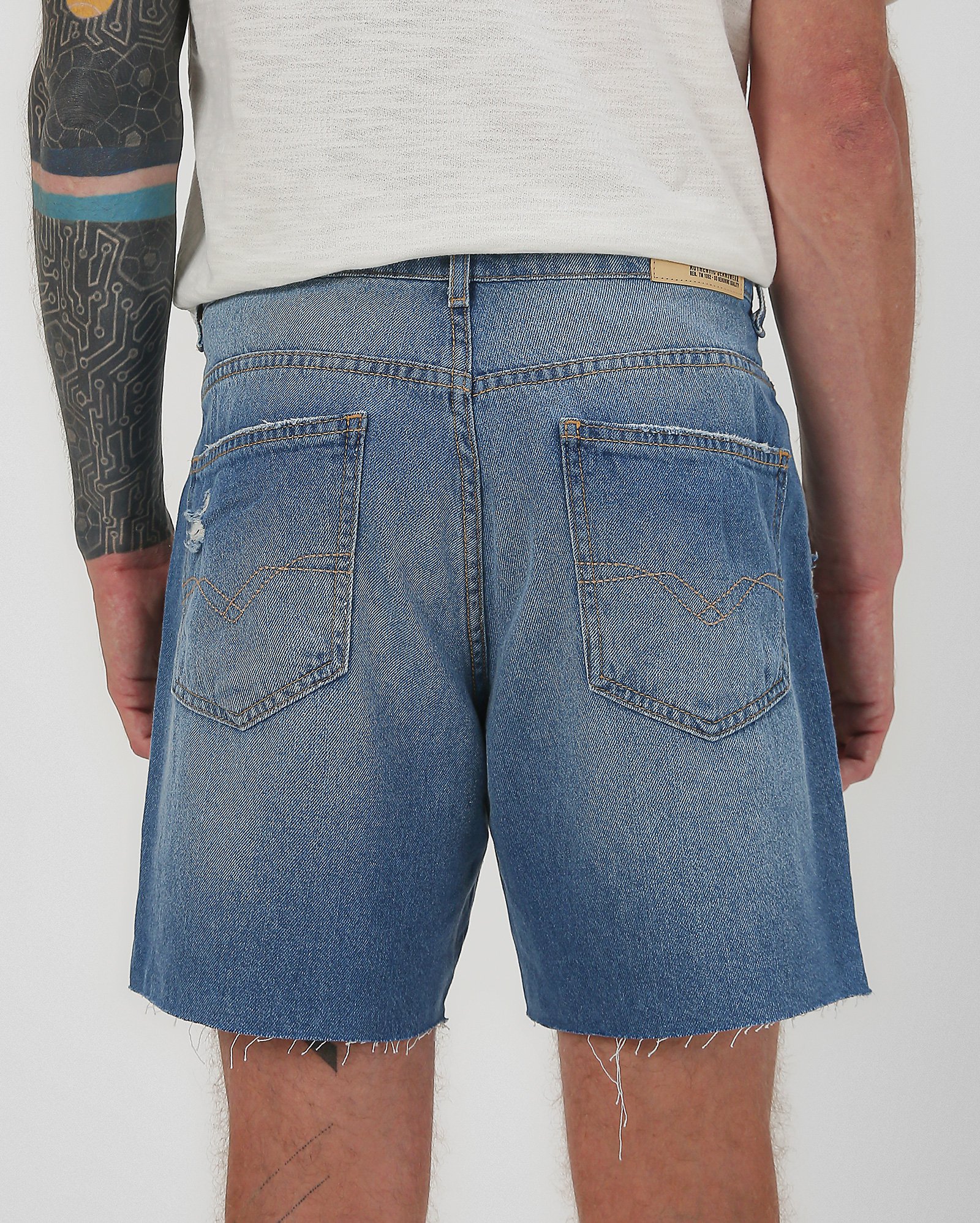 Riachuelo | Short jeans masculino reto destroyed denim claro | Pool by ...