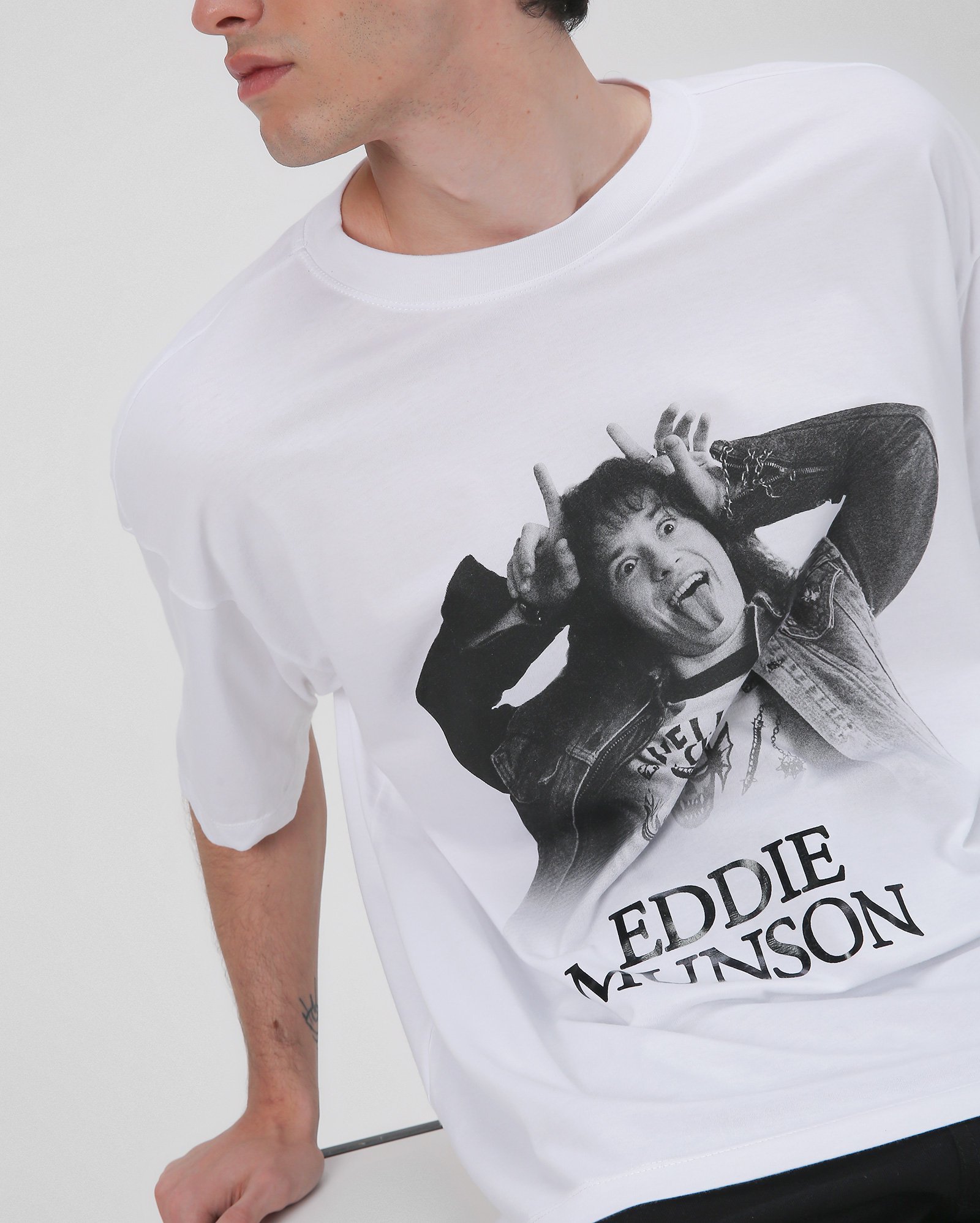 Riachuelo | Camiseta masculina Eddie Munson Stranger Things branca ...