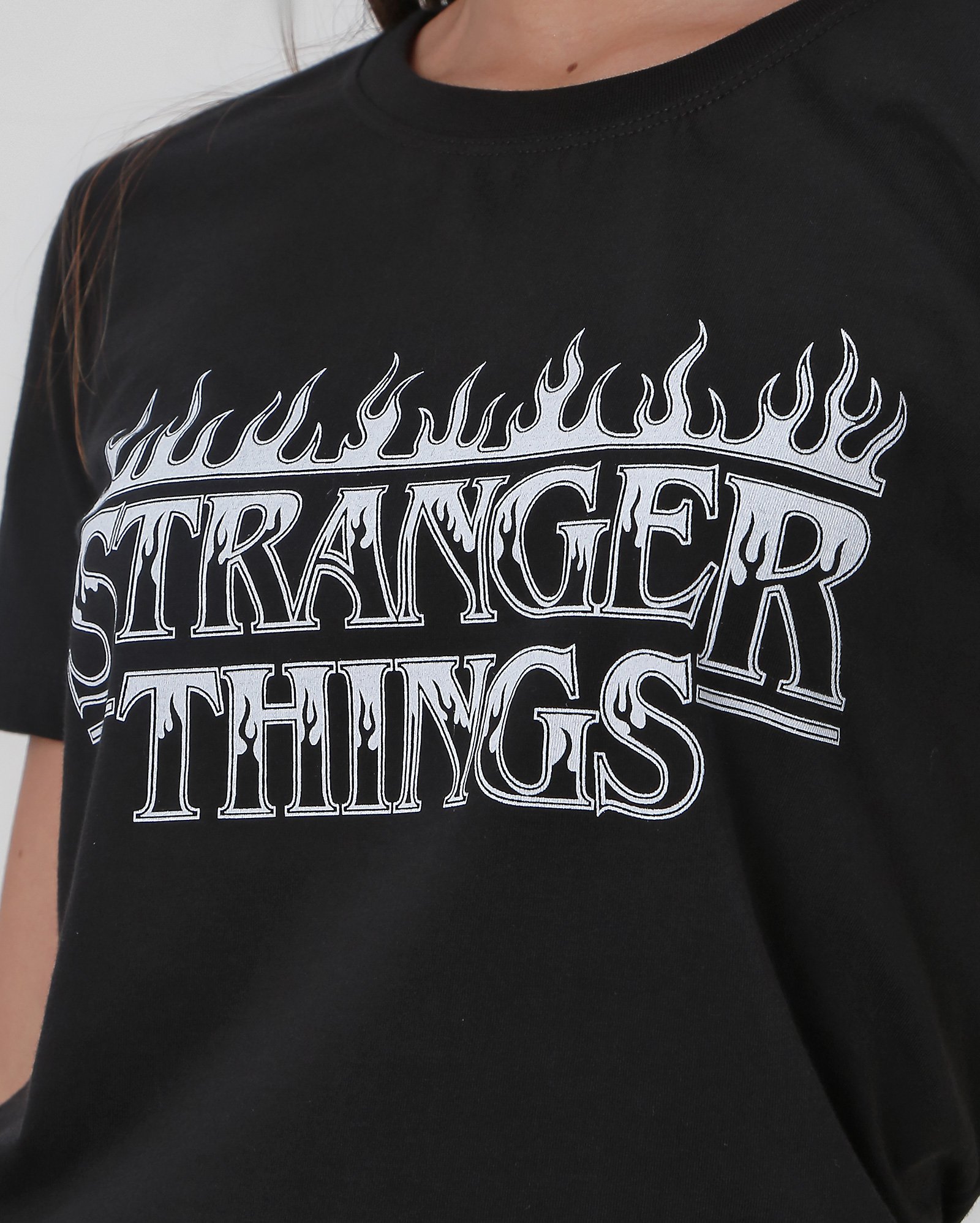 Riachuelo | Camiseta feminina Stranger Things preta | Netflix