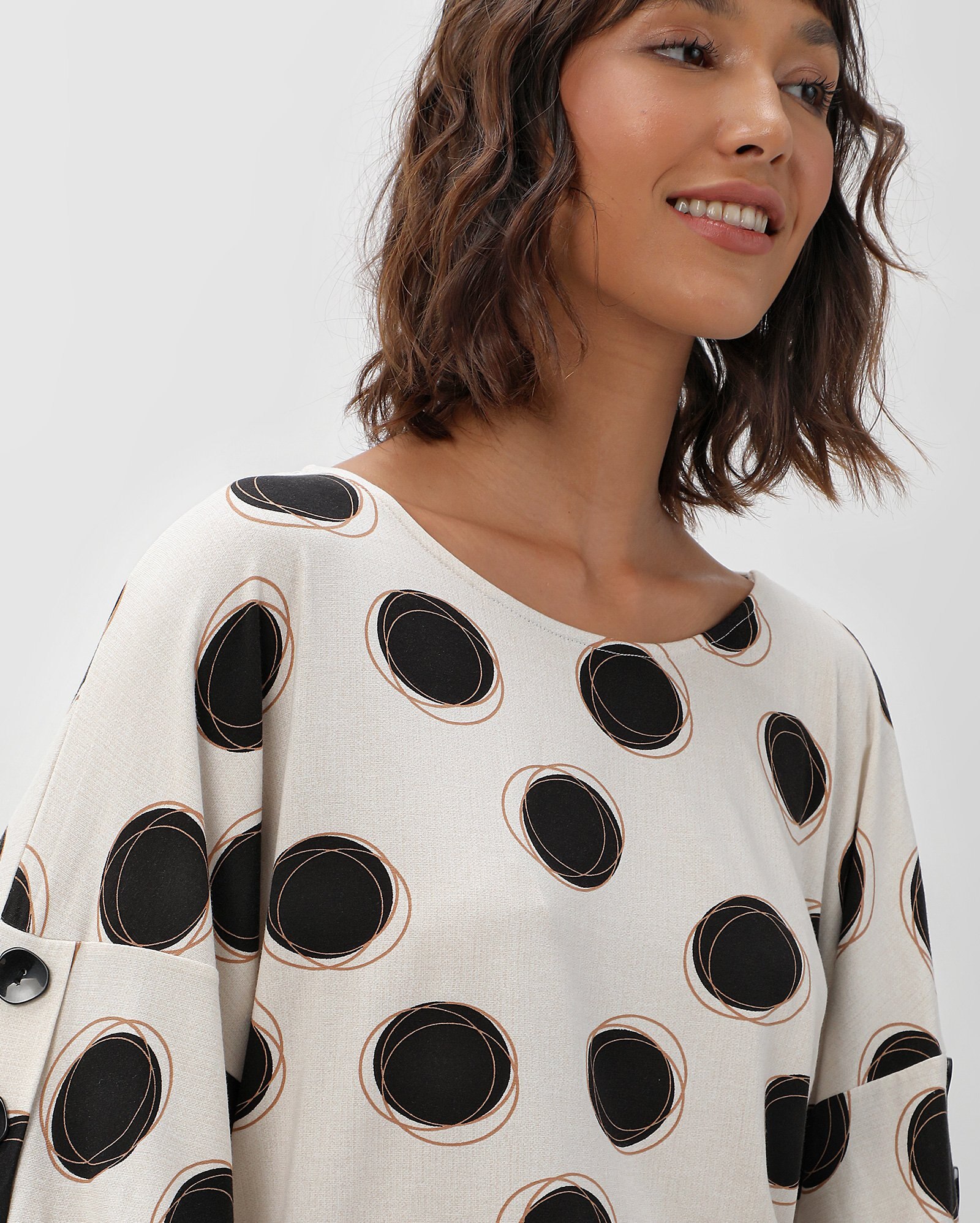 Riachuelo | Blusa feminina ampla maxi poá bege | AK by Riachuelo