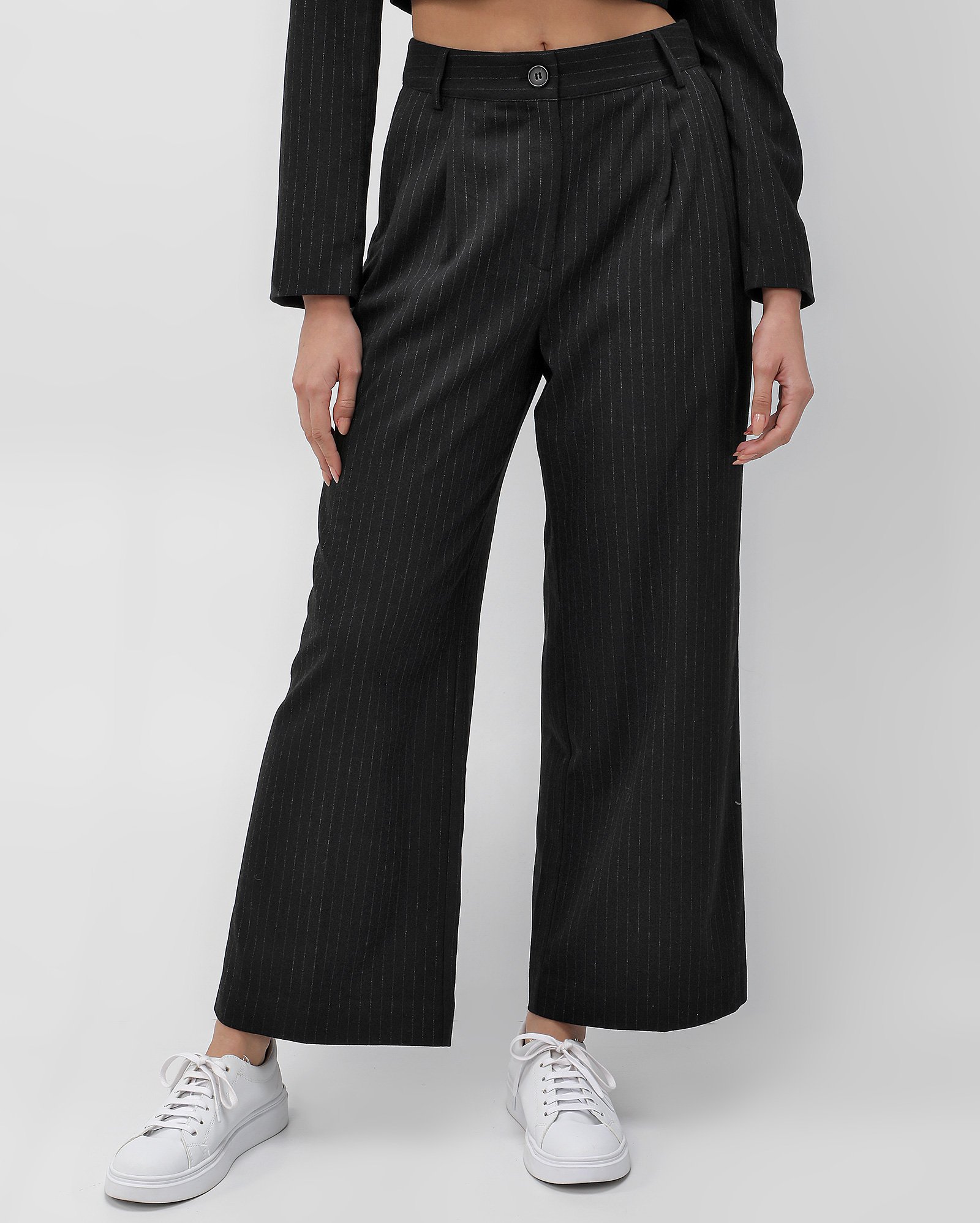 Riachuelo | Calça feminina reta cropped alfaiataria risca de giz preta ...