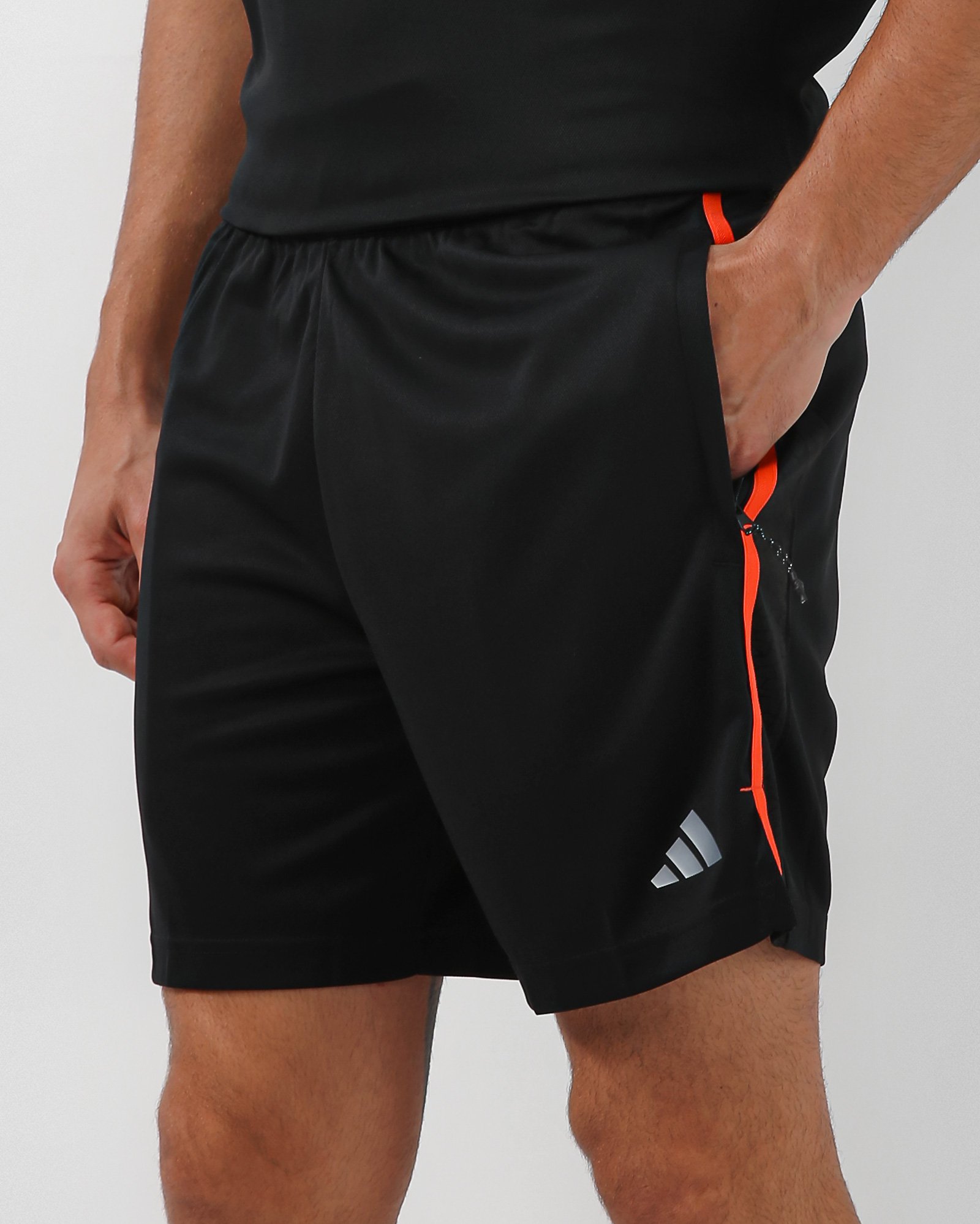 Riachuelo | Bermuda masculina Workout Base IB7892 preta | adidas