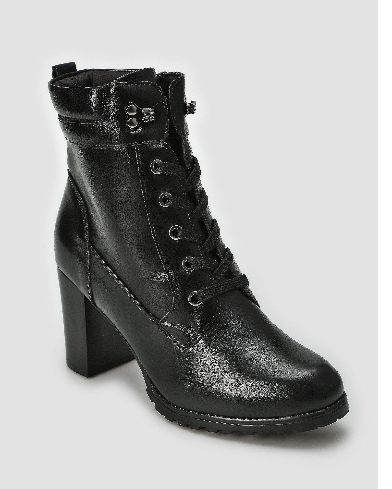 Riachuelo | Bota com amarração em cano médio salto grosso preta | Mooncity