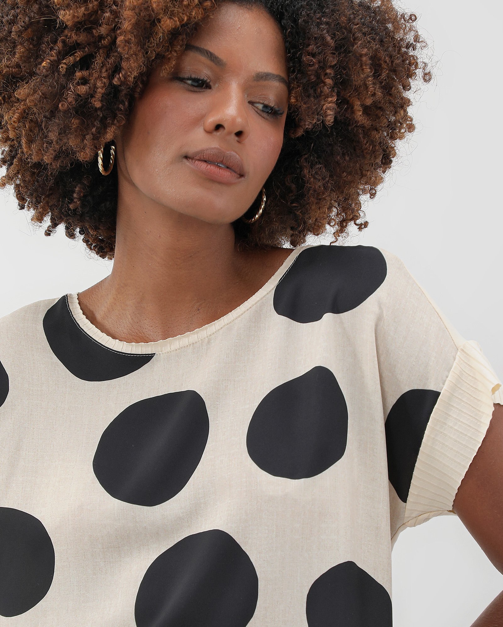 Riachuelo | Blusa feminina ampla maxi poá bege | AK by Riachuelo