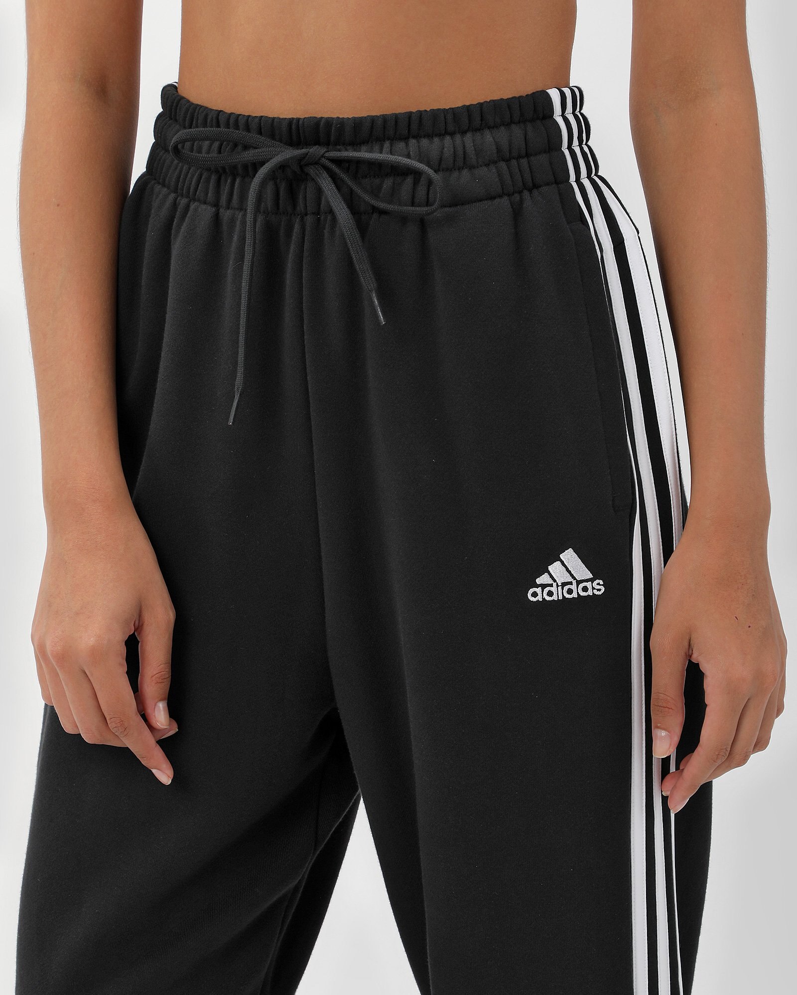 Riachuelo | Calça de moletom feminina jogger HA4375 preta | adidas