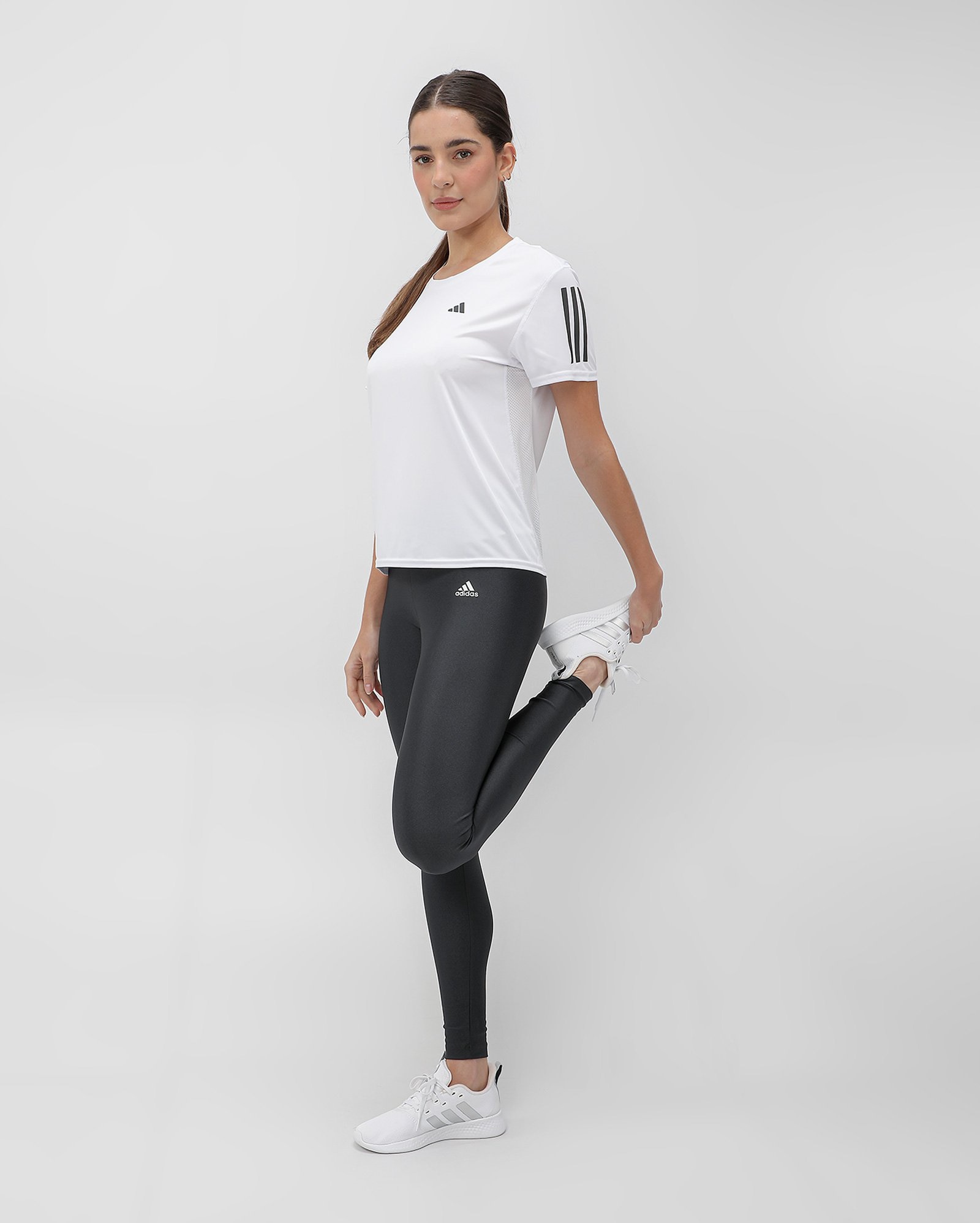 Riachuelo | Camiseta feminina Own The Run IC5189 branca | Adidas