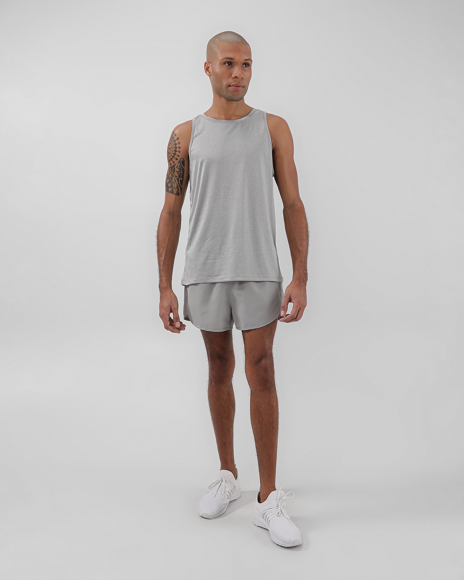 Riachuelo | Short esportivo masculino com sunga interna - Cinza Claro ...