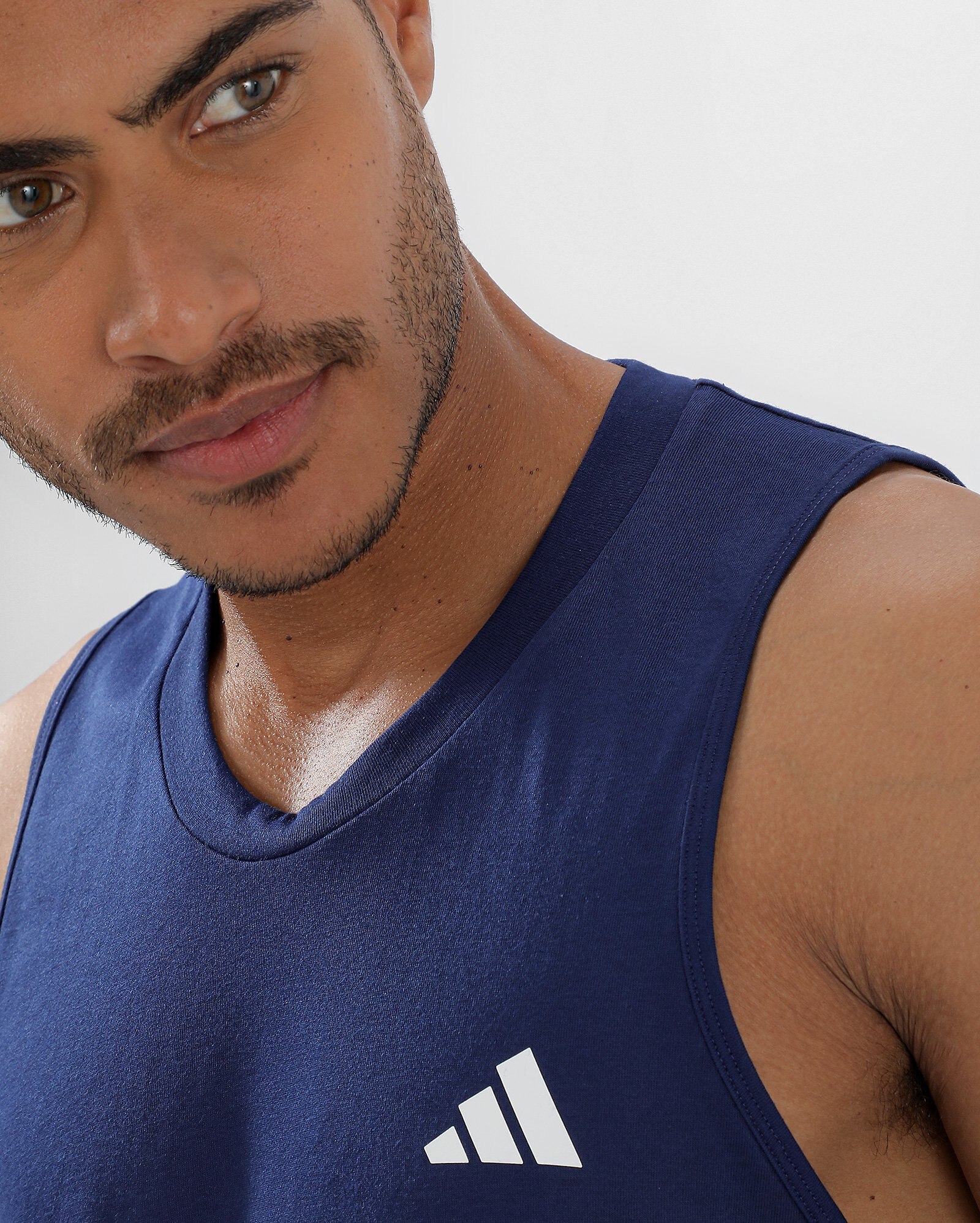 Riachuelo | Regata masculina de treino logo IC6948 azul | Adidas