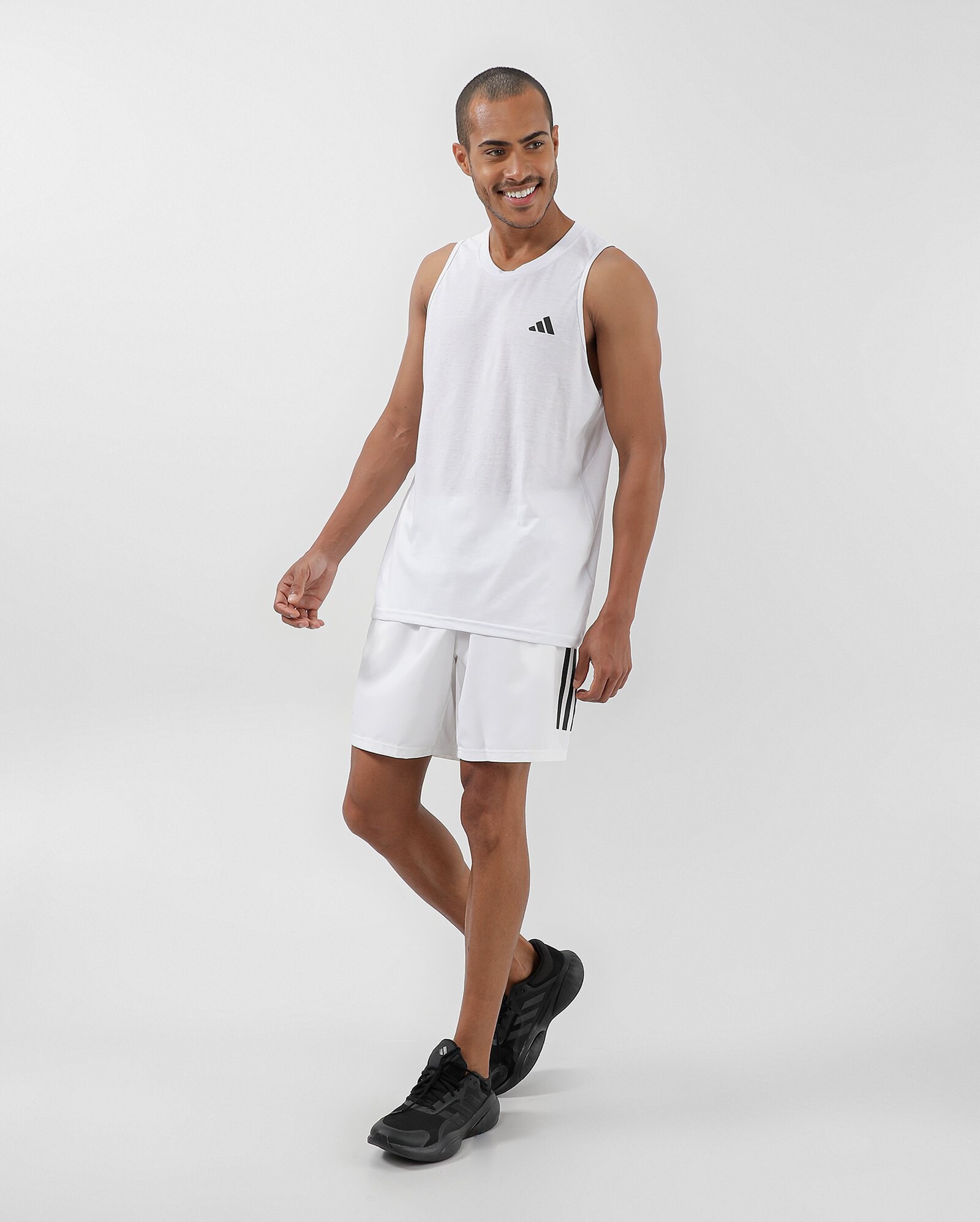 Riachuelo | Regata masculina de treino logo IC6947 branca | Adidas