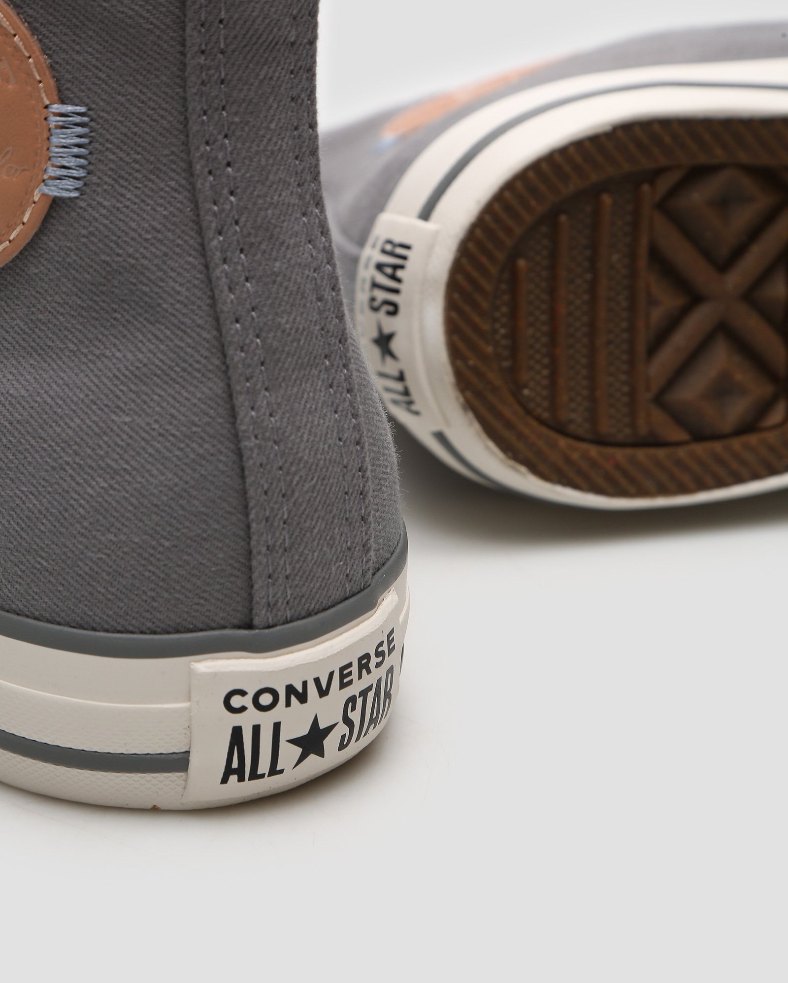 Riachuelo | Tênis masculino cano alto Chuck Taylor CT18720002 cinza ...