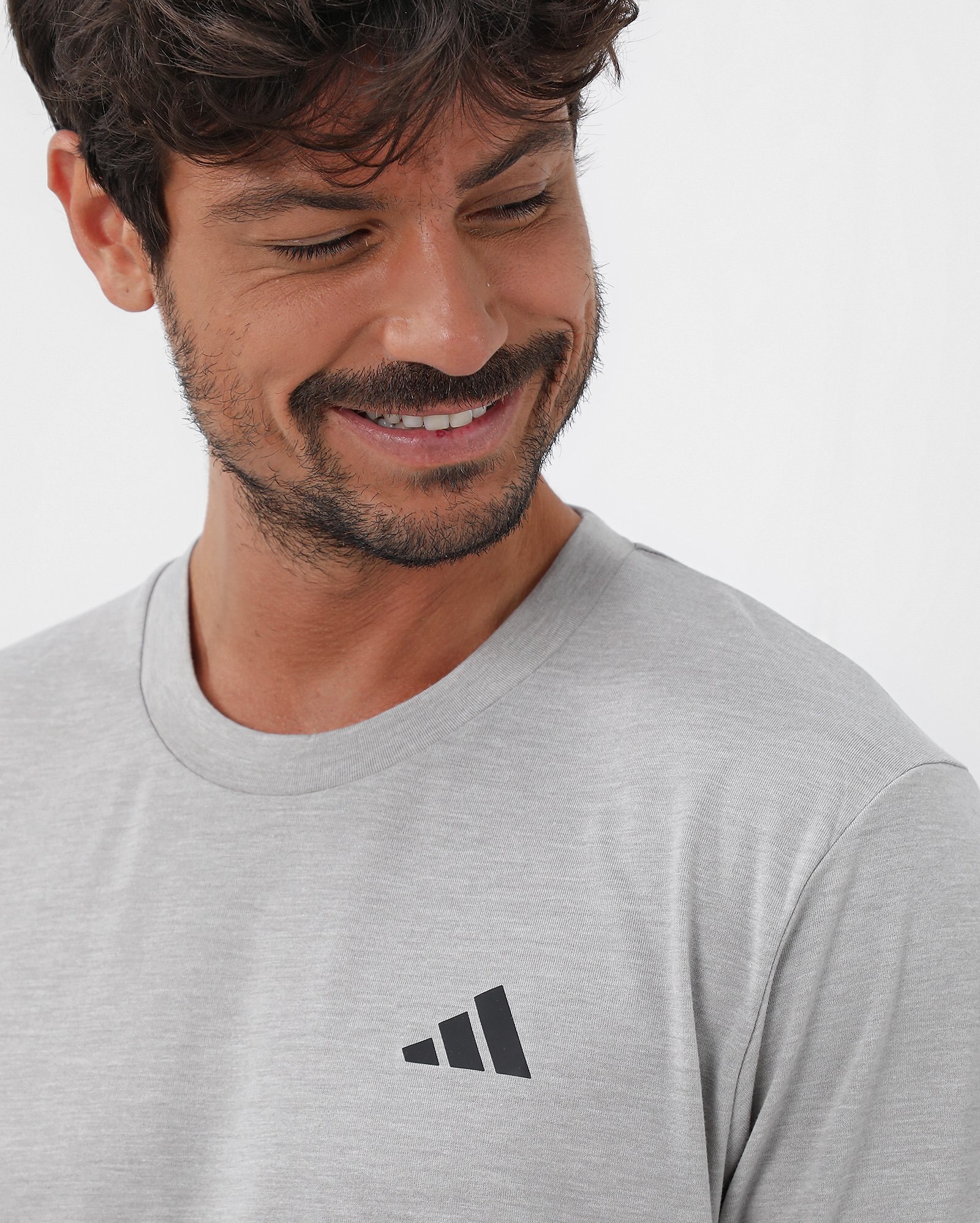 Riachuelo | Camiseta esportiva masculina essentials IC7445 cinza | Adidas