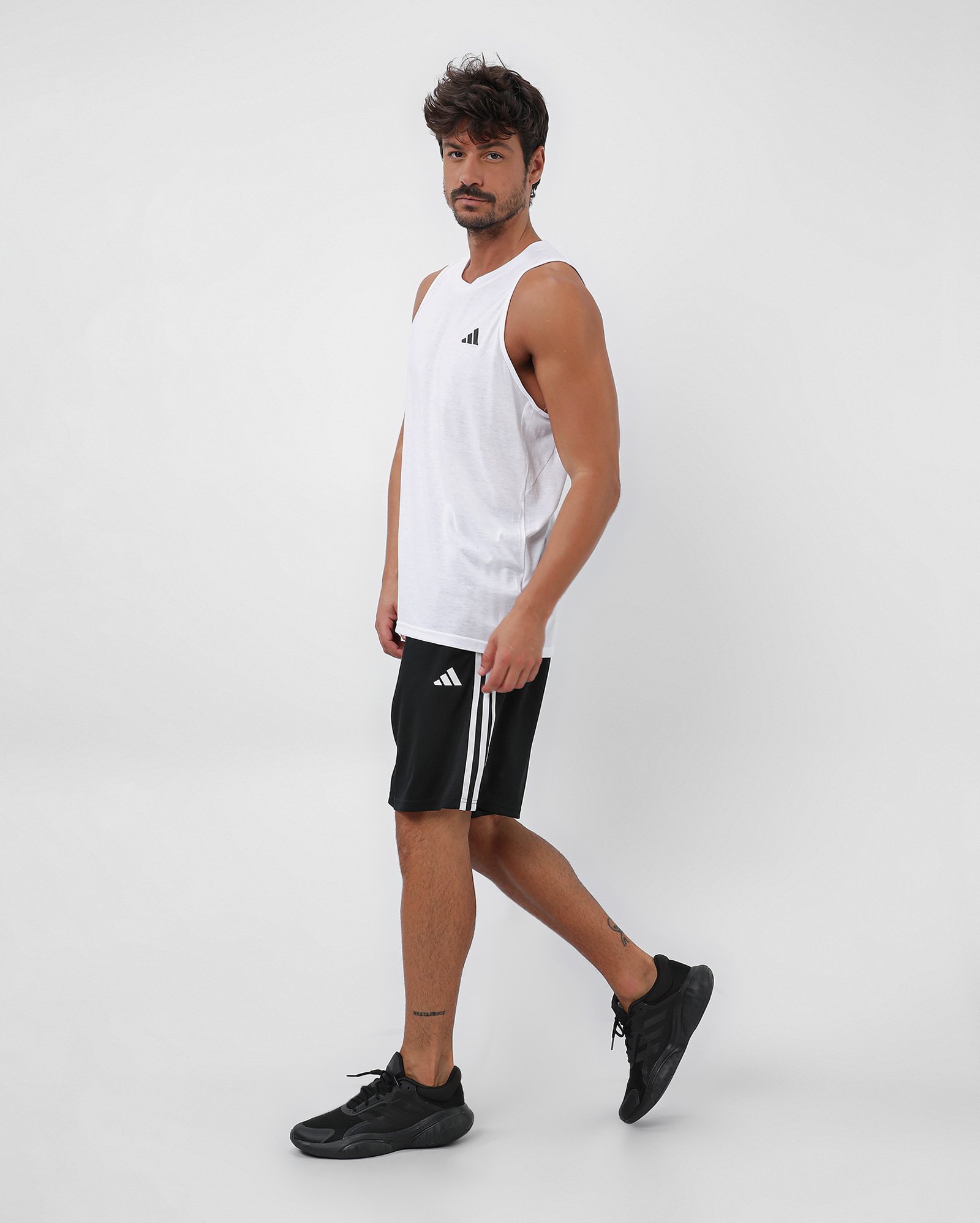 Riachuelo | Bermuda esportiva masculina piquet IB8243 preta | Adidas