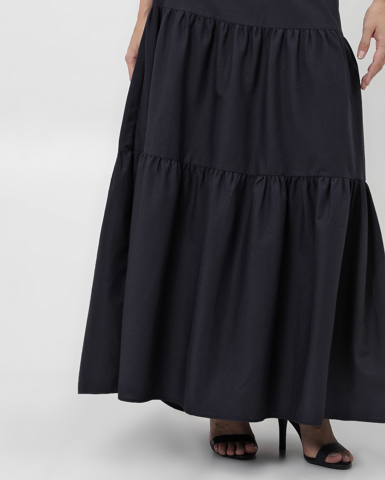 Riachuelo | Saia longa midi evasê barra marias preta | AK by Riachuelo