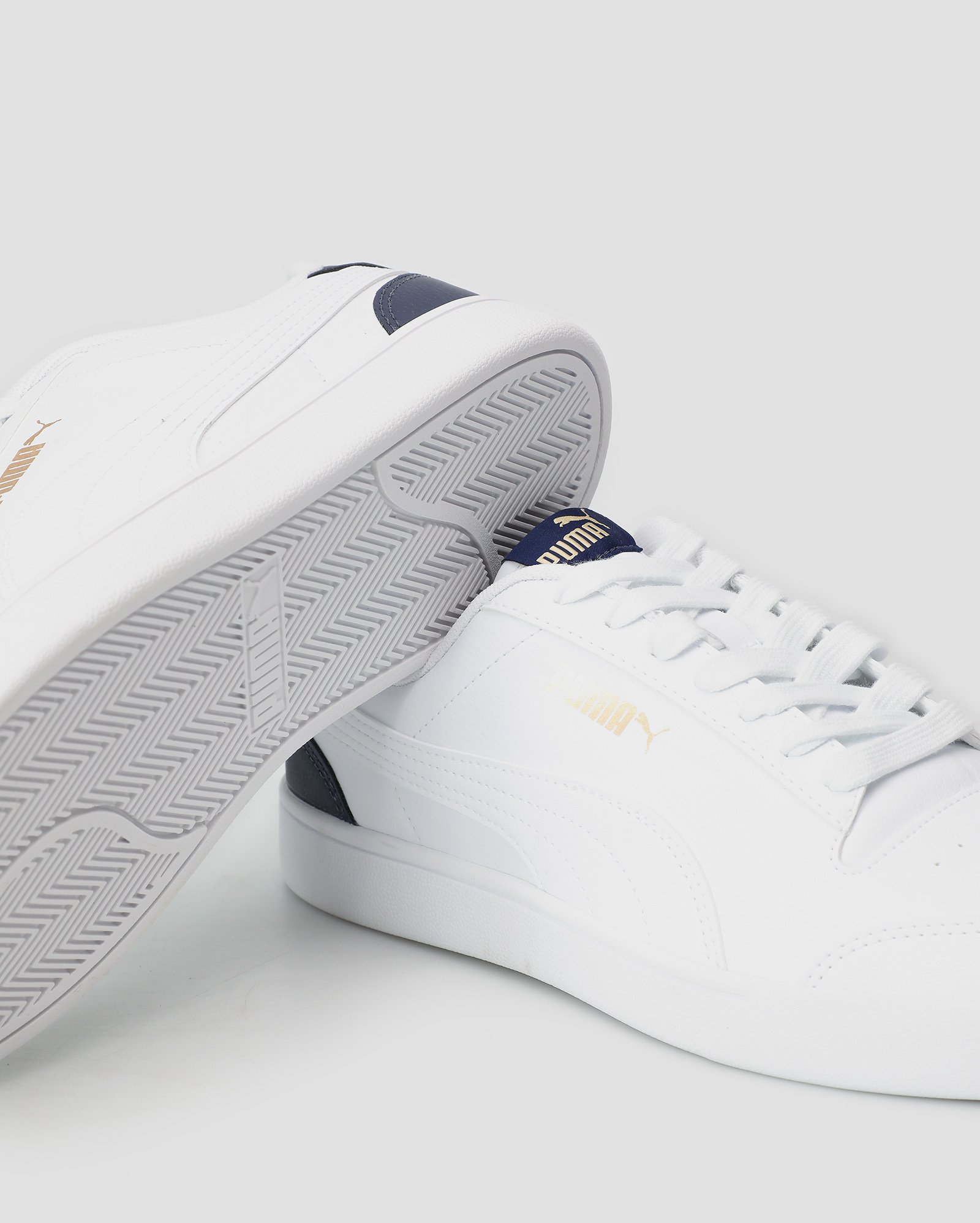 Riachuelo | Tênis masculino Shuffle recorte 382141 branco | Puma