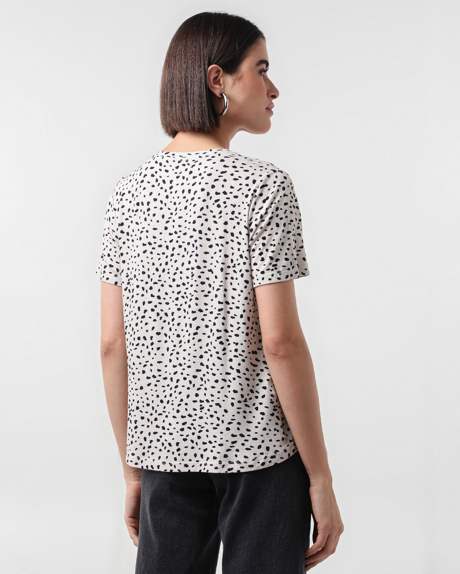 Riachuelo | Camiseta feminina ampla poá abstrato Cora branca | AK by ...