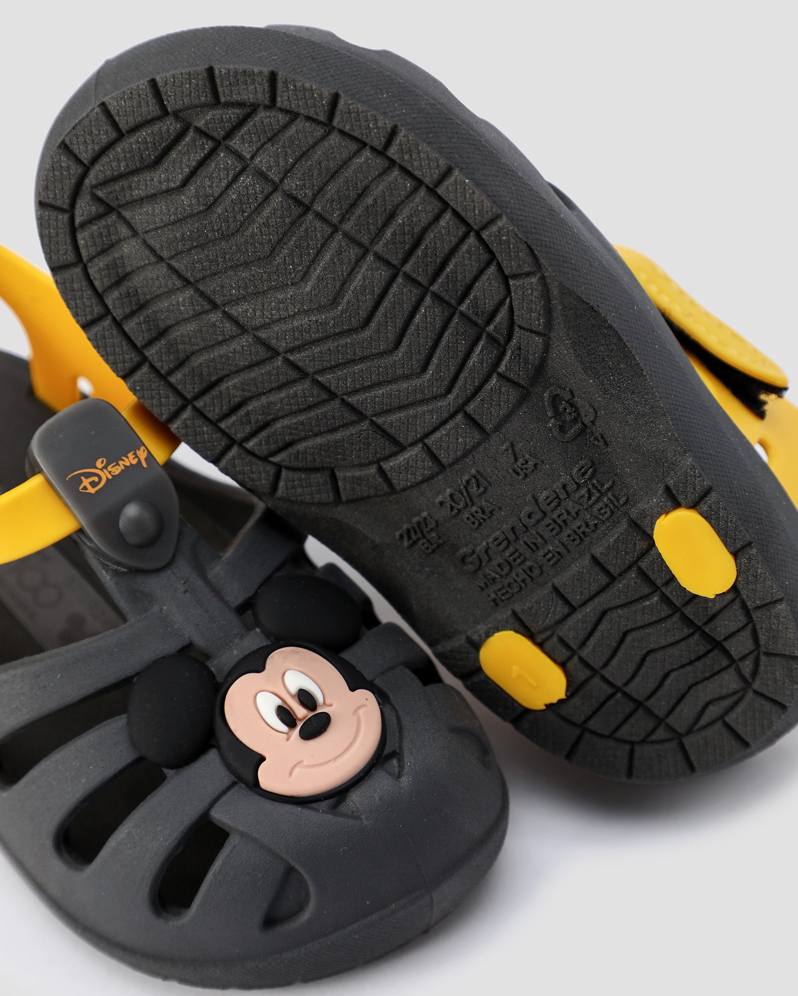 Riachuelo | Sandália Clog infantil Disney Mickey cinza | Grendene