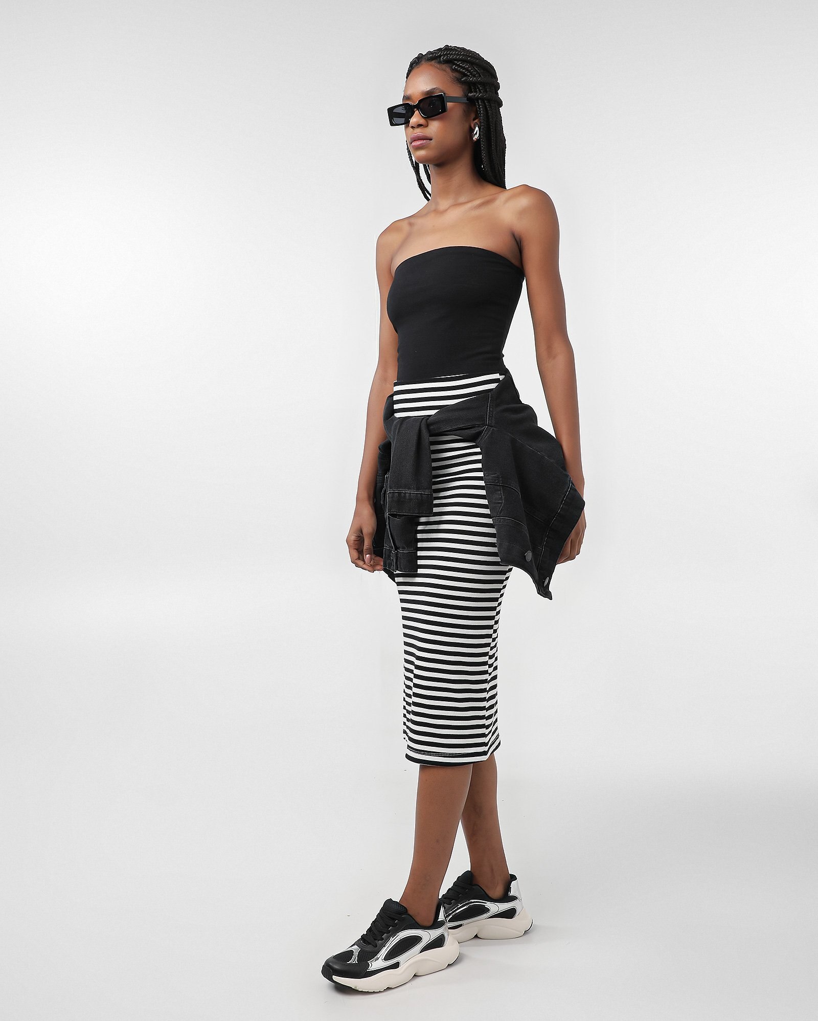 Riachuelo | Saia midi reta com fenda canelada - Preto | Pool Basics