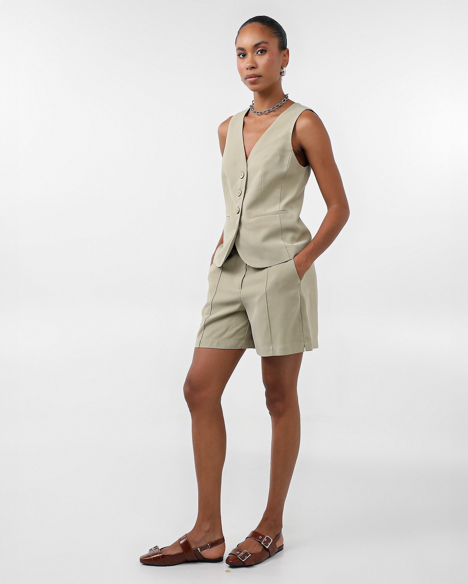 Riachuelo | Colete feminino alfaiatado decote V - Verde Musgo