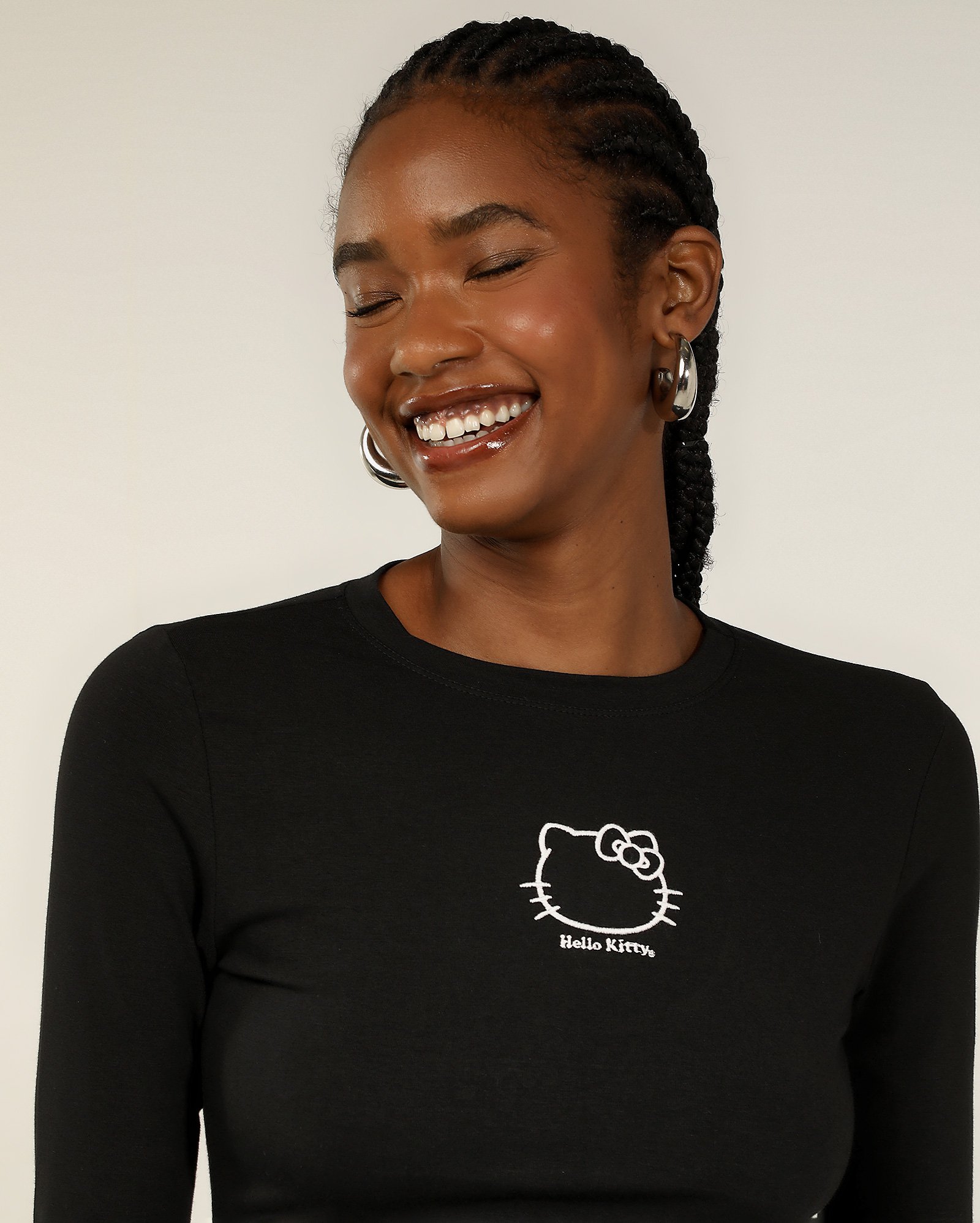 Riachuelo | Blusa cropped manga longa Hello Kitty preta | Hello Kitty