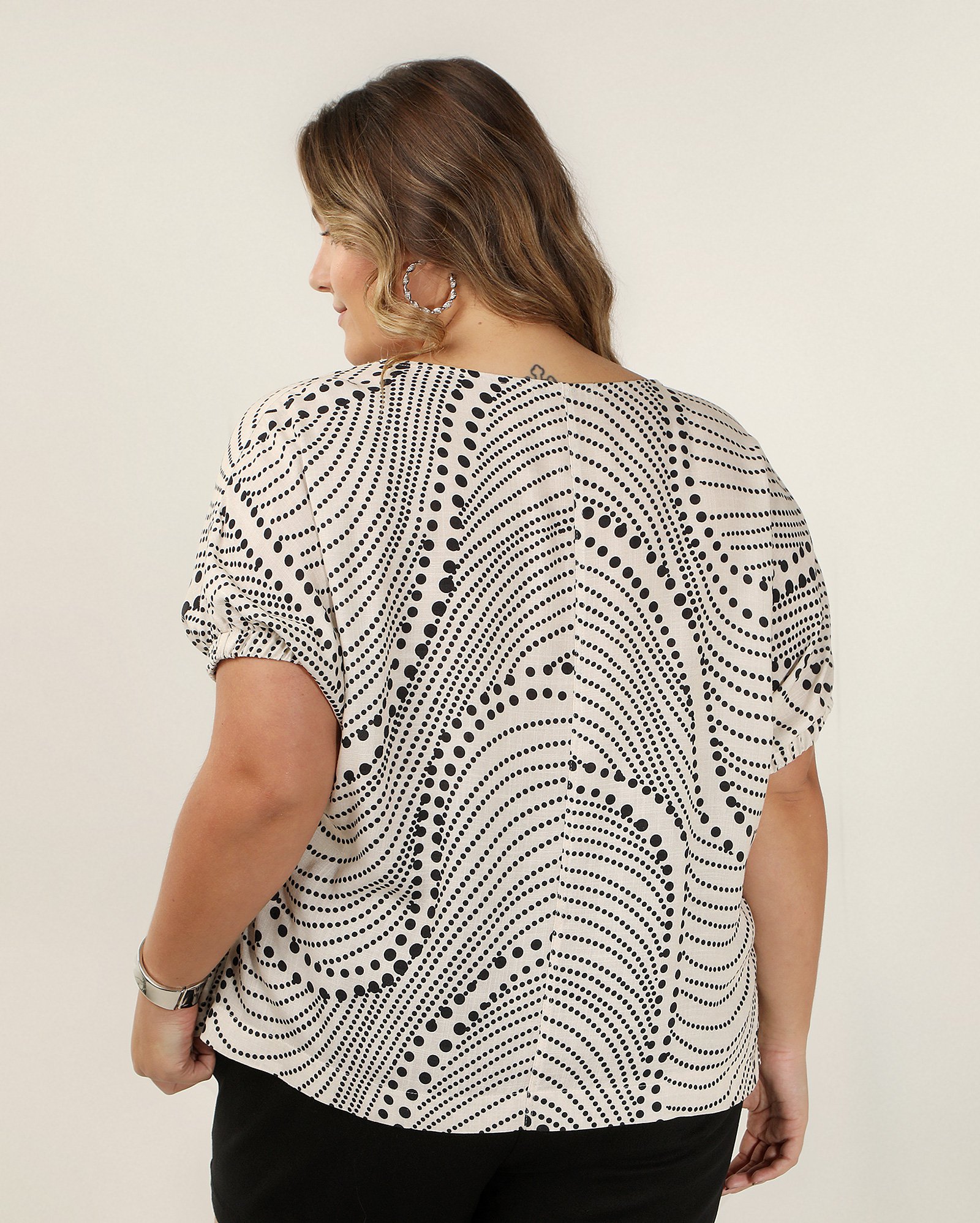Riachuelo | Blusa plus size feminina ampla viscose poá off-white | AK ...