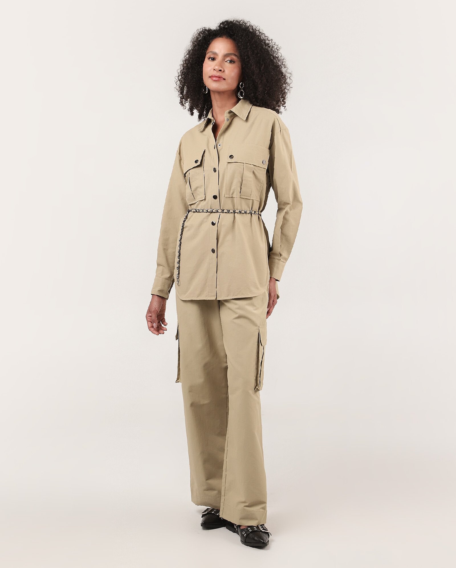 Riachuelo | Camisa feminina cargo com corrente - Verde Musgo | AK by ...